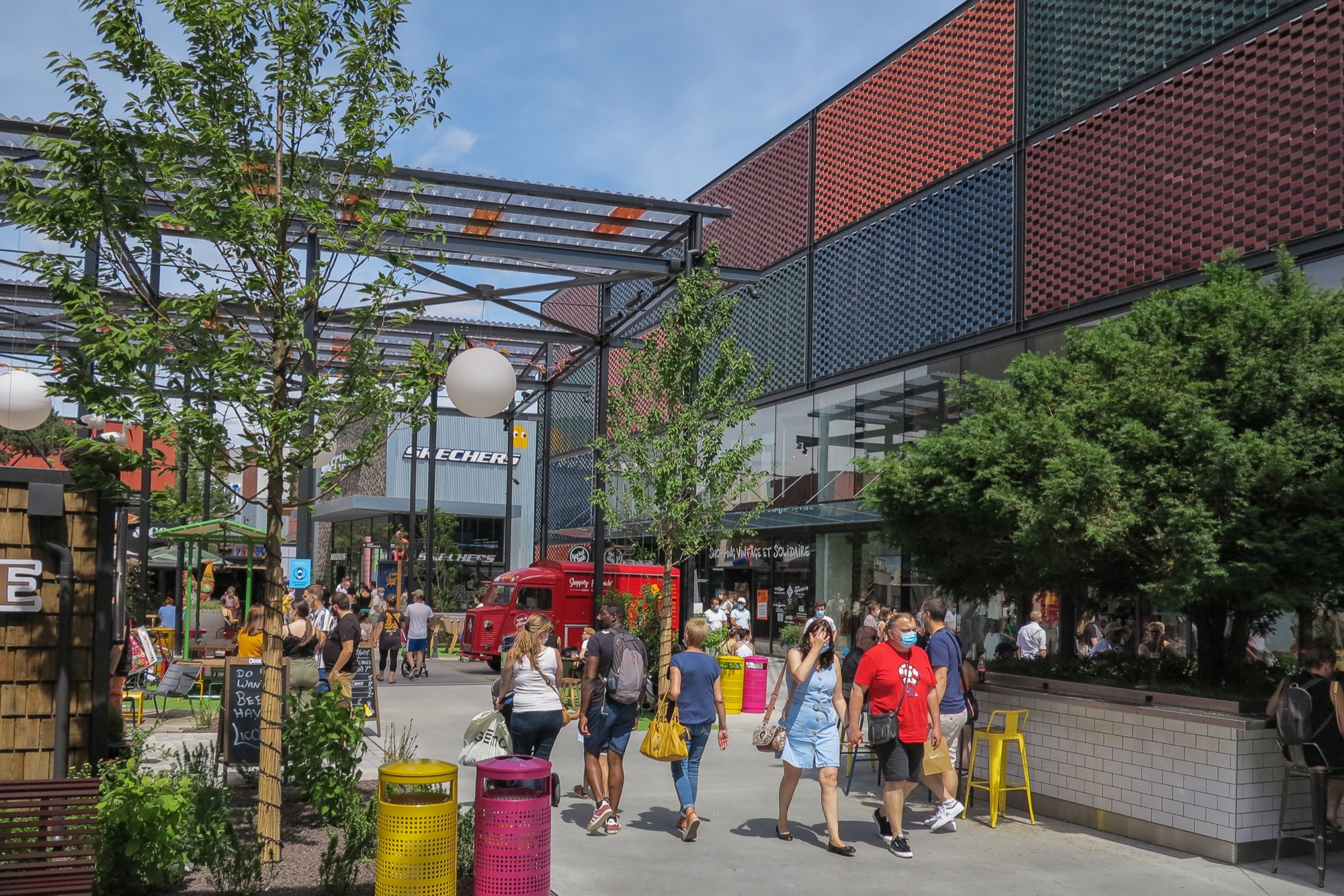 Gallery of Ceramic Textile Facade in Promenade Shopping Mall - 11