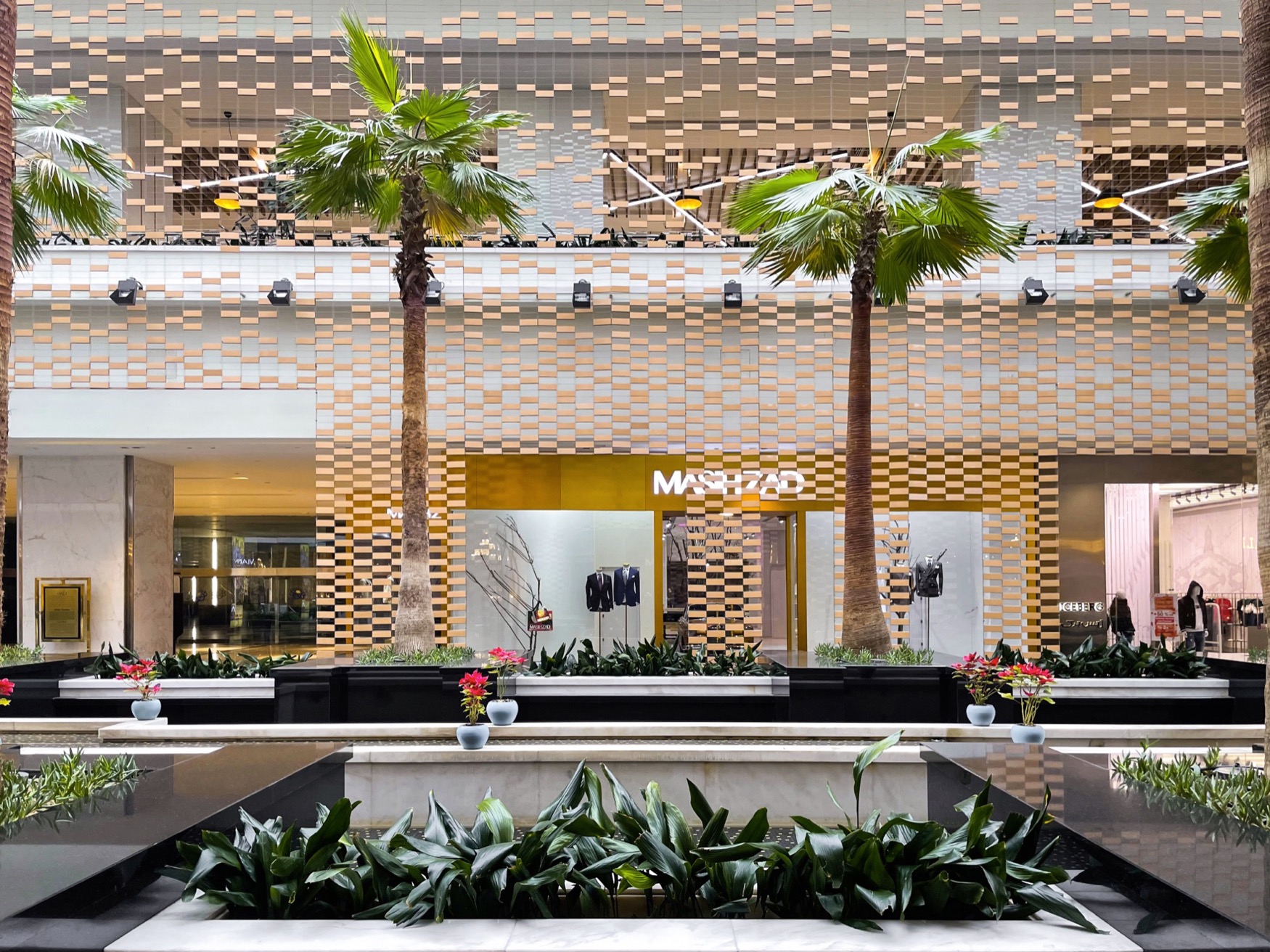 Gallery of Catenary Ceramic Curtain in Iran Mall - 4