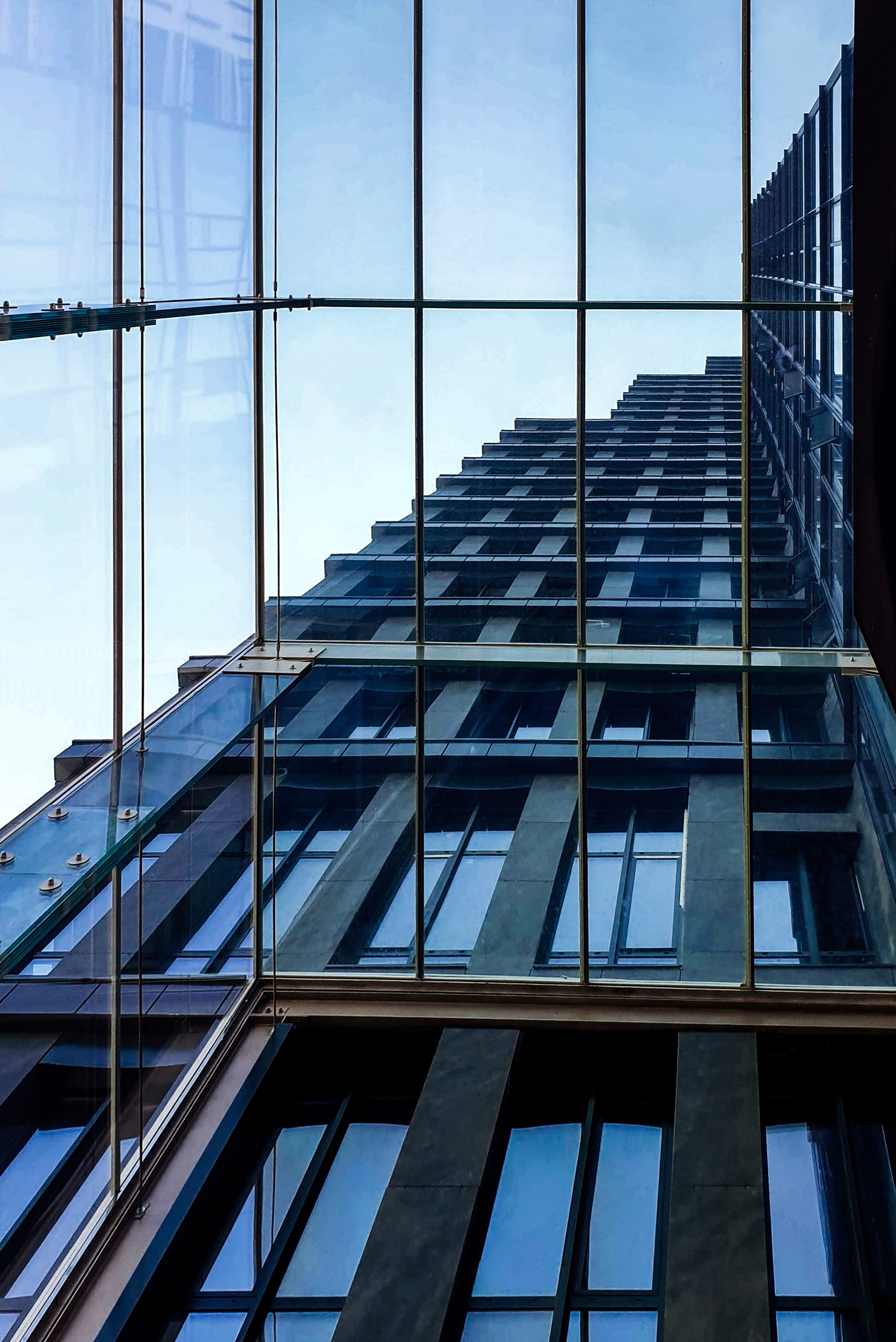 Gallery of All Glass Entrances in Chicago Cube - 3