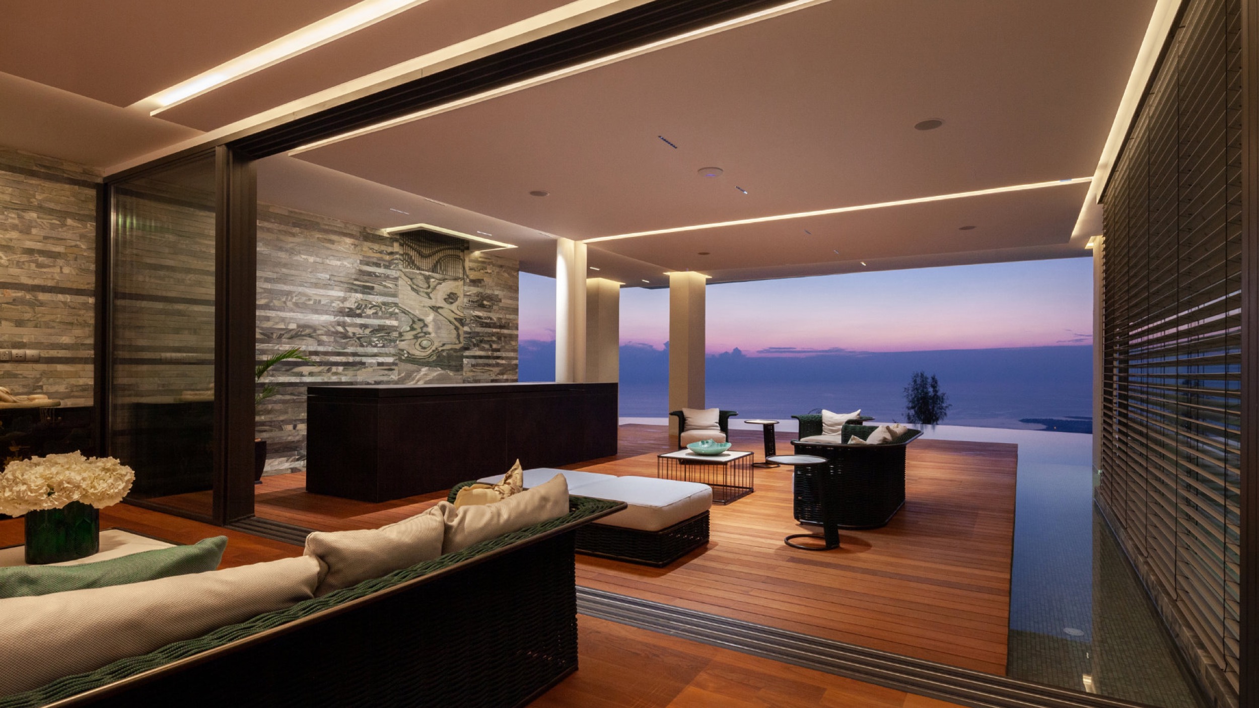 Gallery of Folding Shading System in a Residential Building - 8