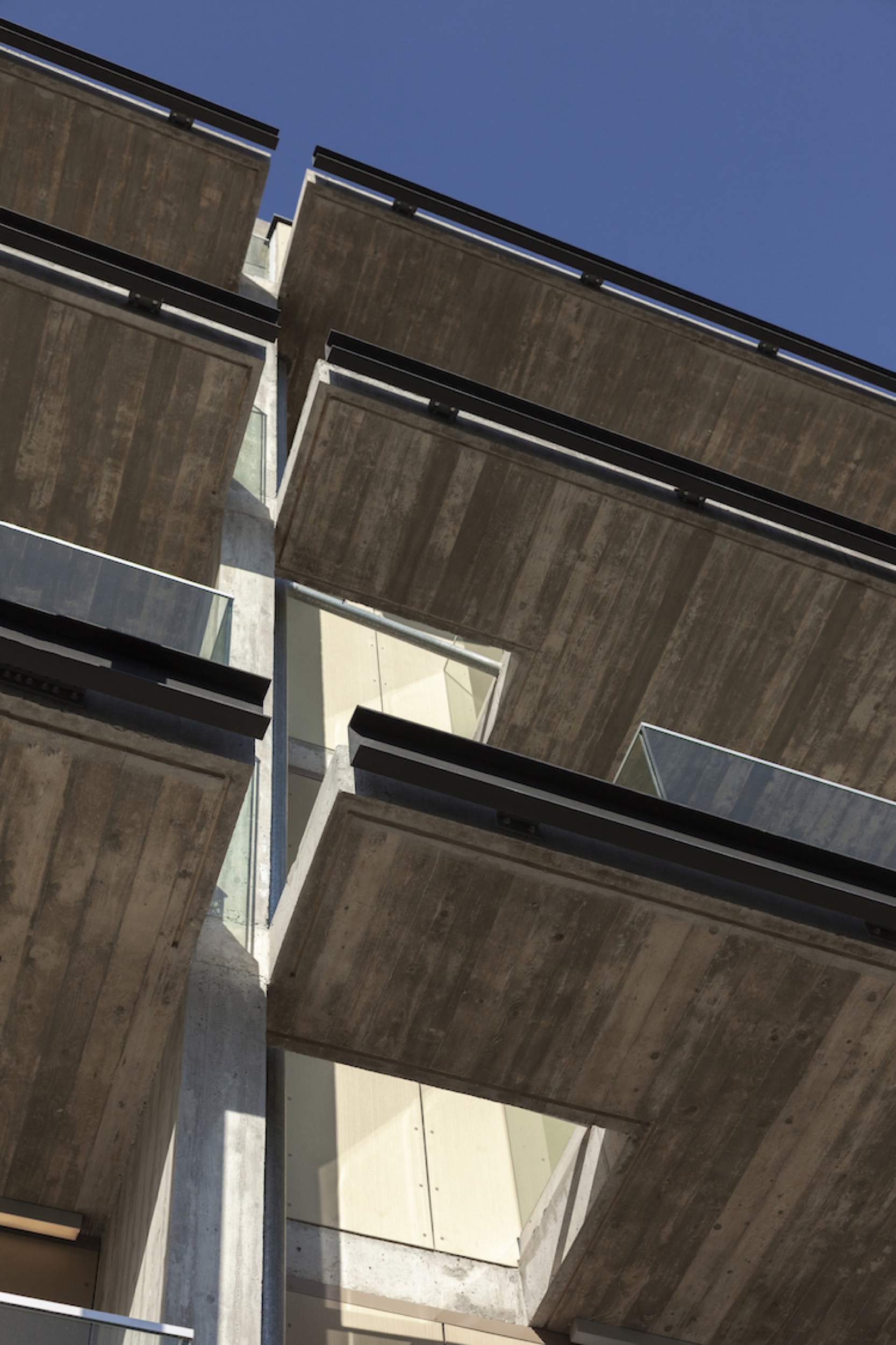 Gallery of Sliding Shading System in Cedars Oasis LCA - 2