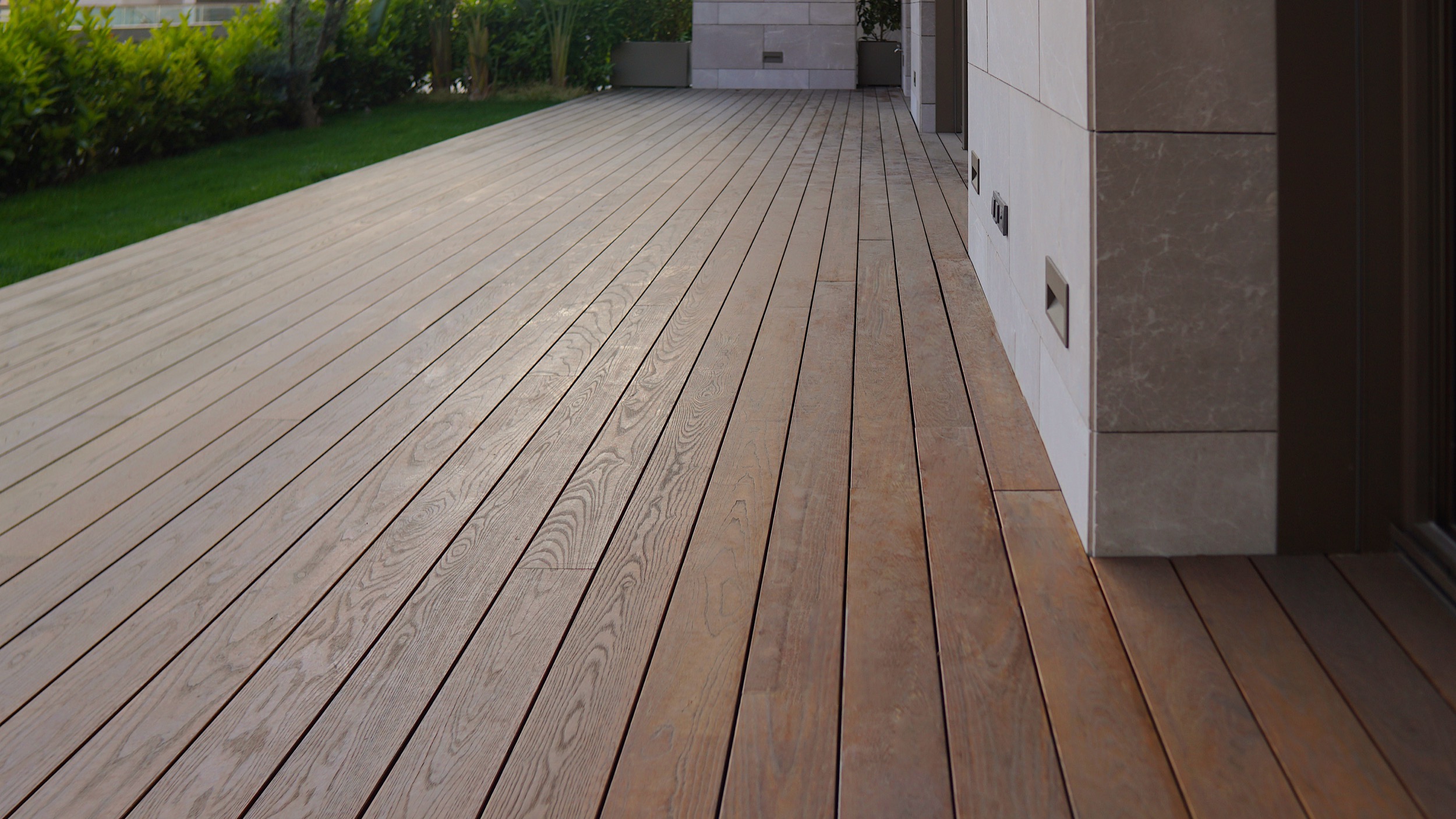 Gallery of How to Prepare Thermowood Deck for Cool Weather - 9