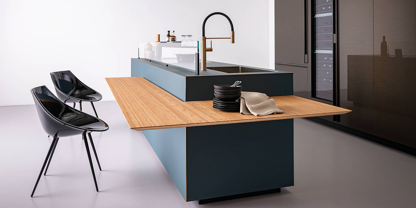 Kitchen Furniture - Insula Breakfast Bar from Valcucine