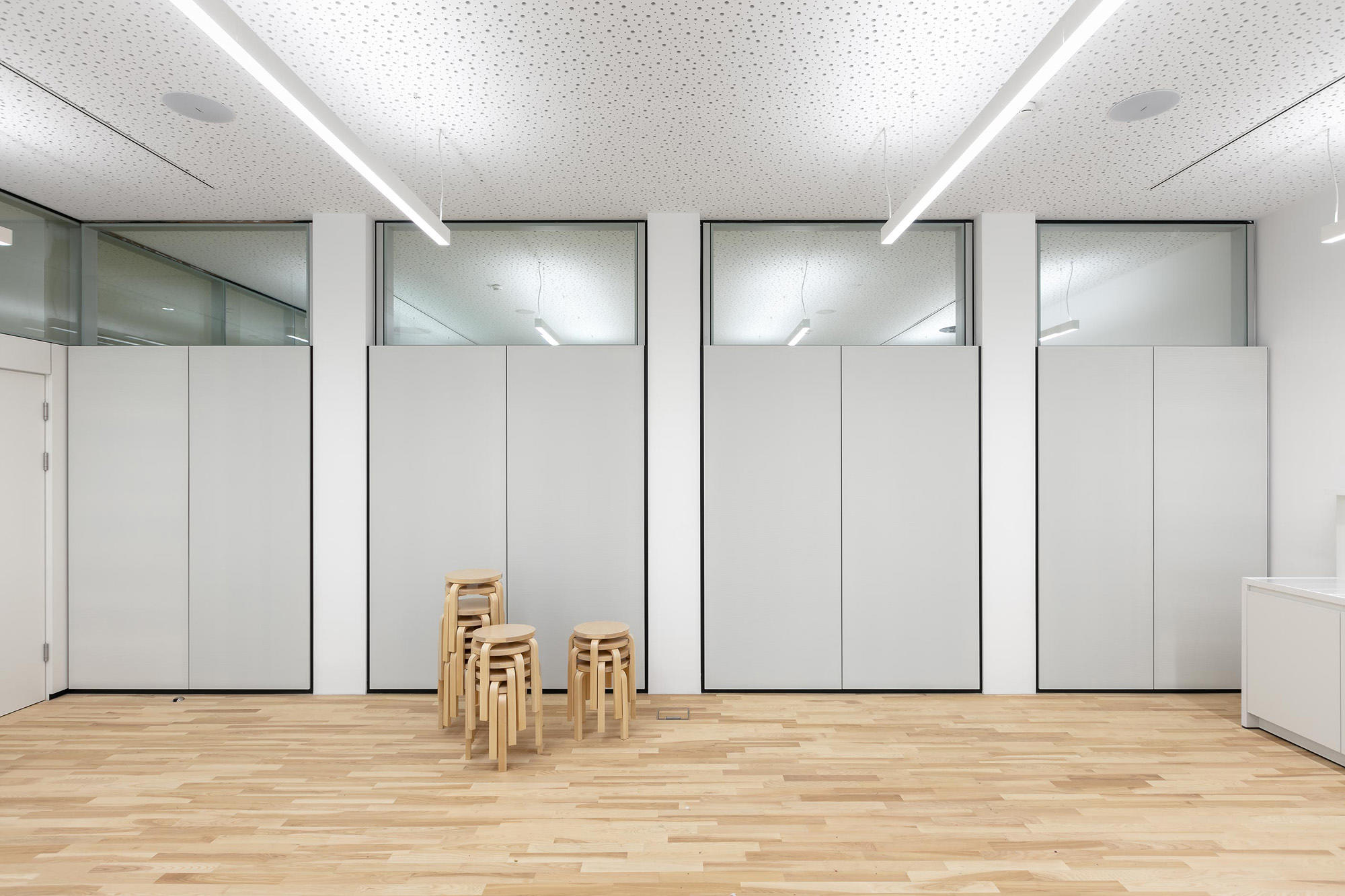 Gallery of Wall Partition System in Jewish Museum - 1