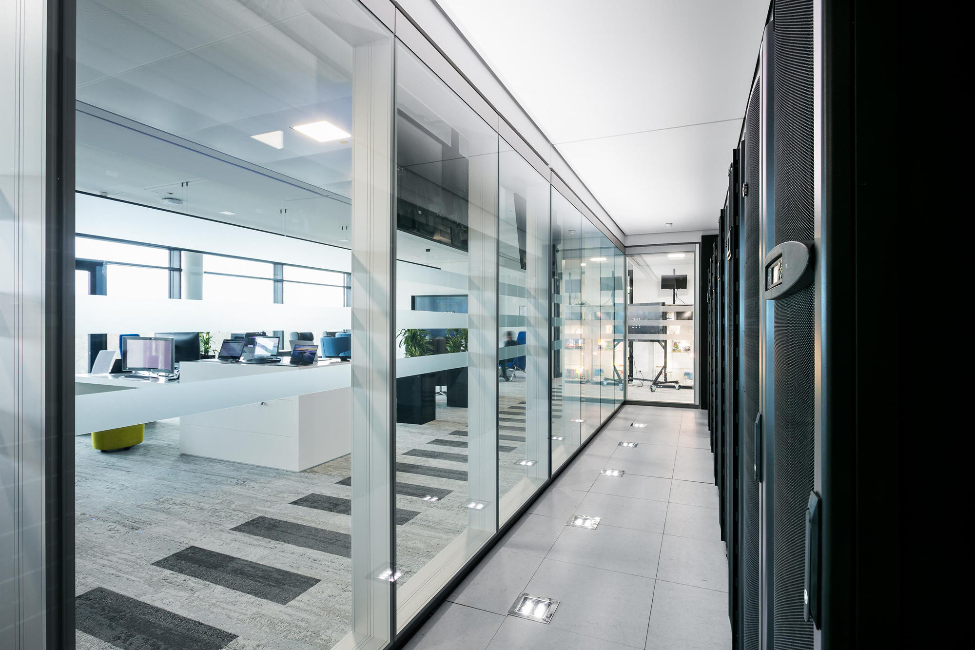 Gallery of Wall Partition System in Microsoft Headquarters - 1