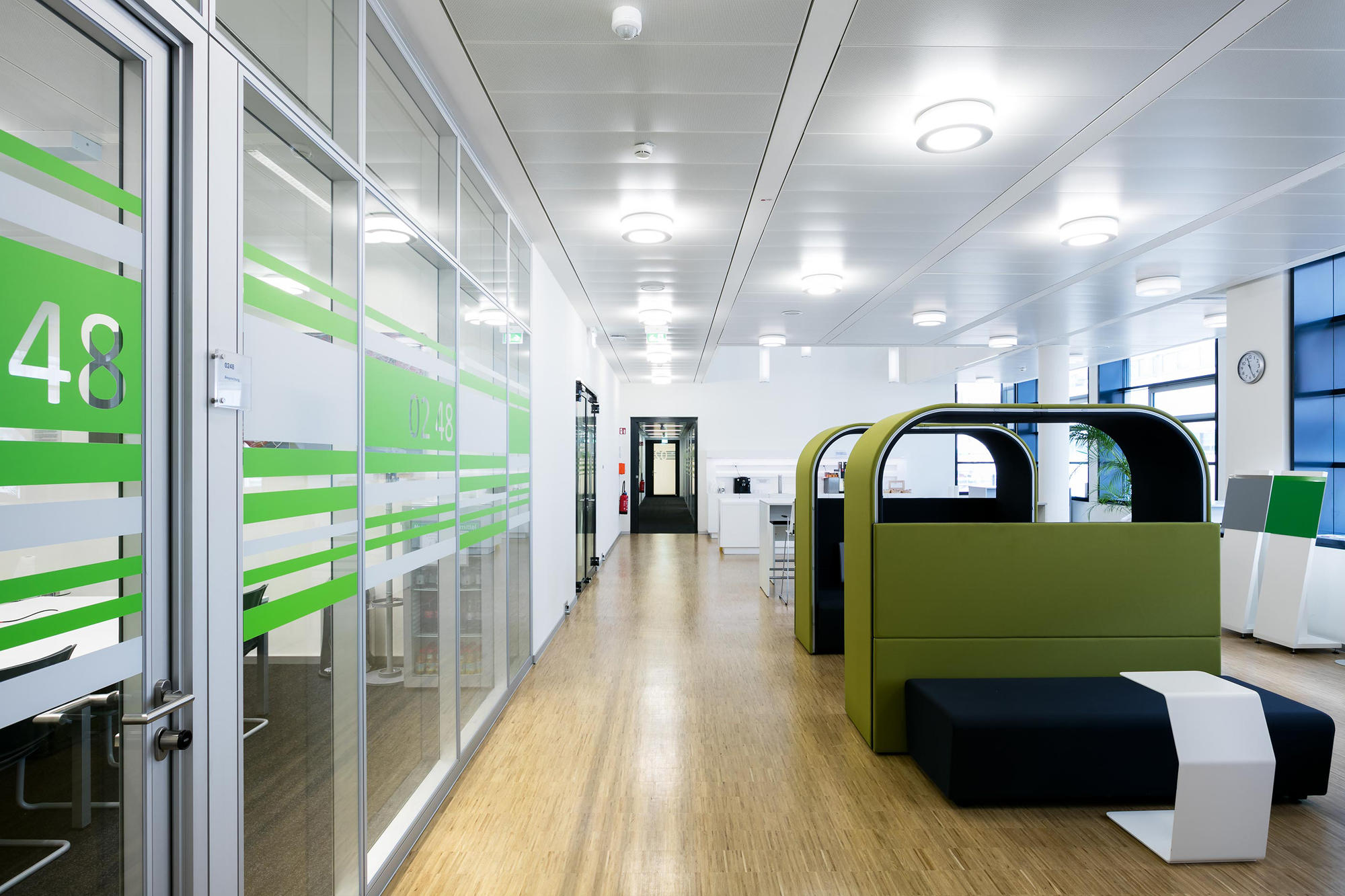 Gallery of Wall Partition System in Laboratory Building - 6