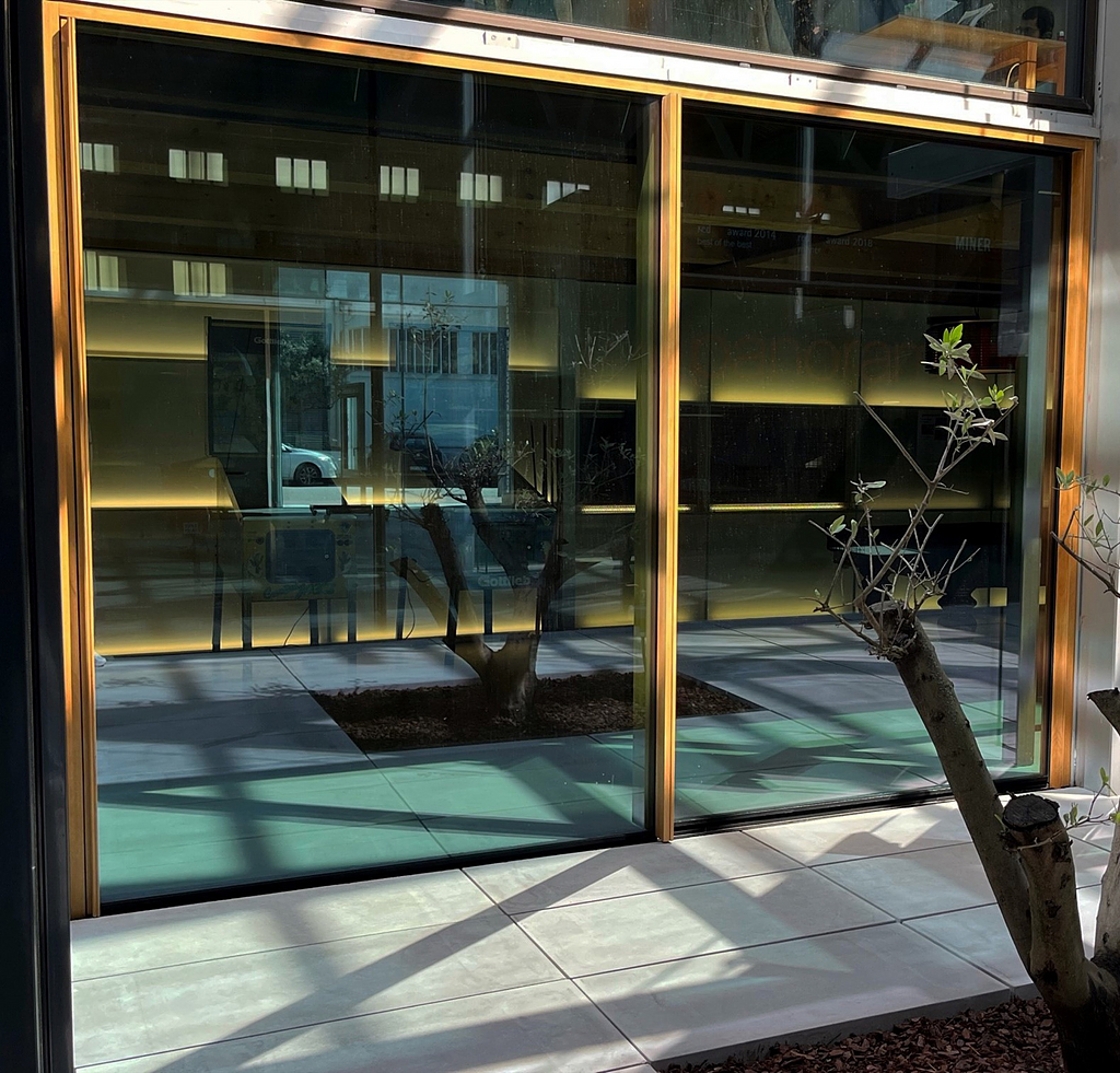 Minimalist Window - ah! Superwood from panoramah!®