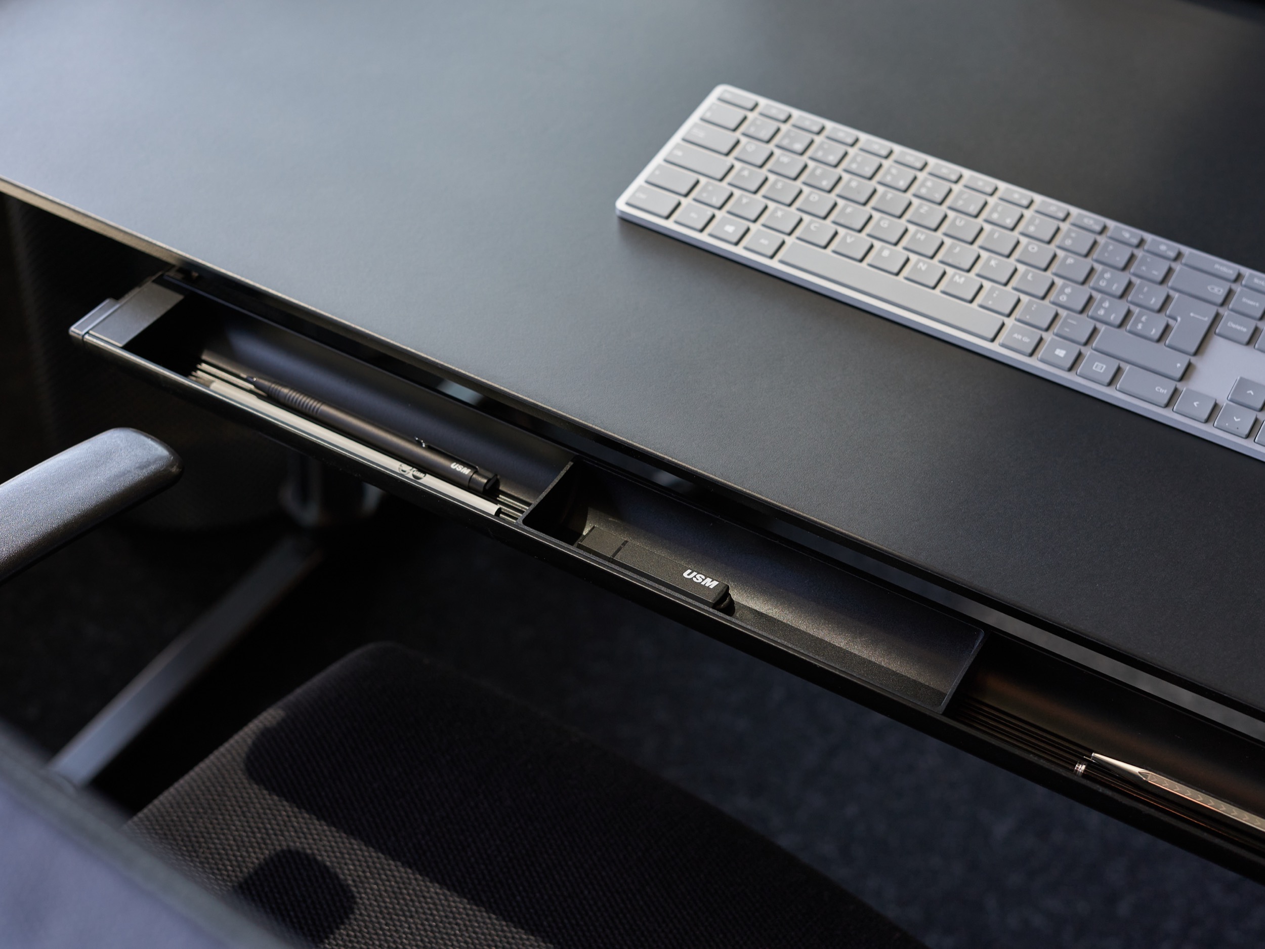 Gallery of Desks and Tables - USM Kitos - 16