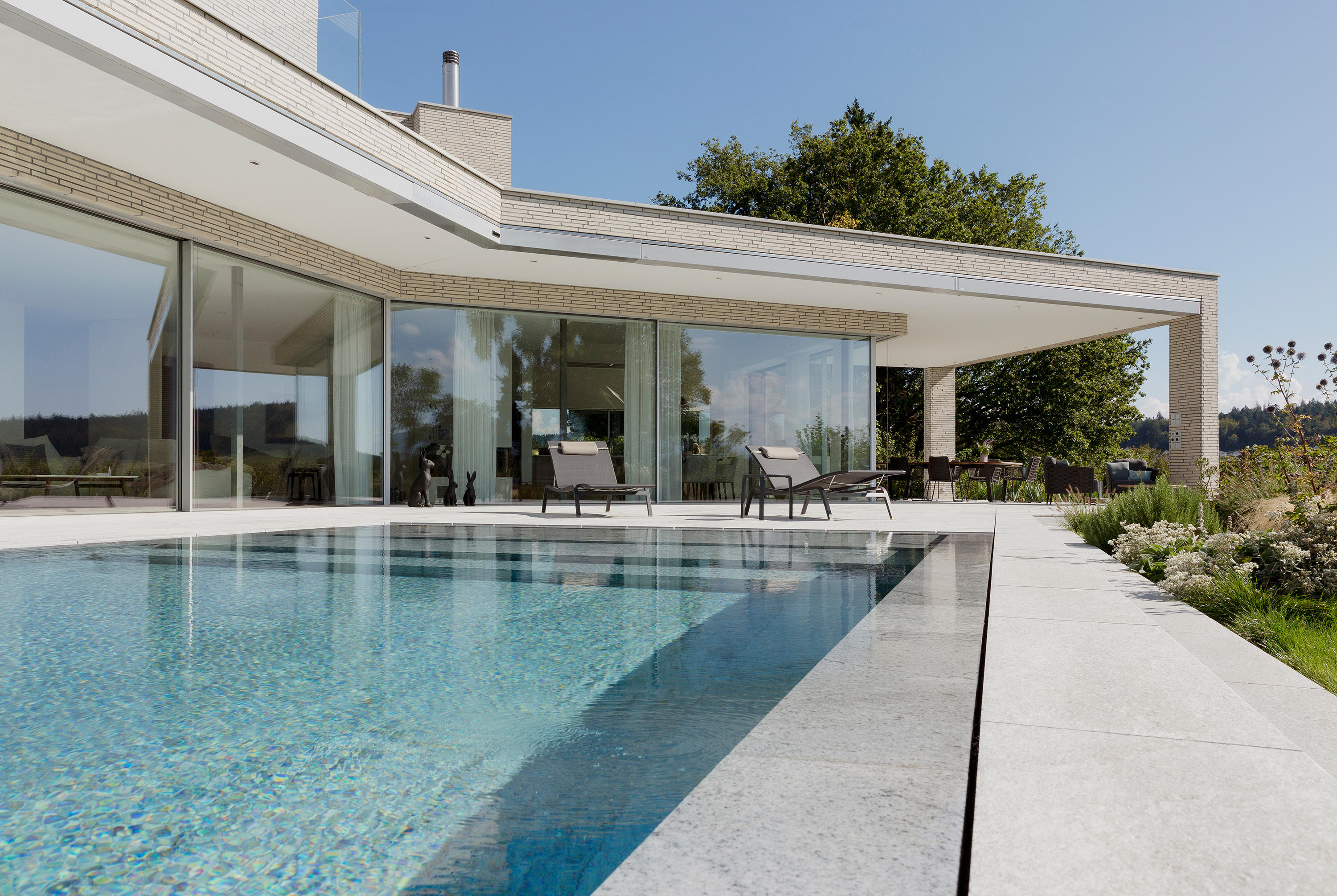 Gallery of Minimalist Frameless Sliding Windows - 4