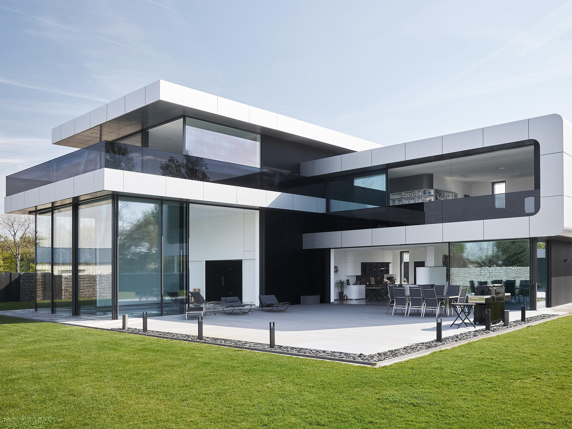 Gallery of Frameless Sliding Windows in Villa Magdeburg - 3