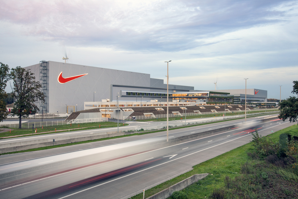 Gallery of Roofing Membrane in Nike European Logistics Campus - 2