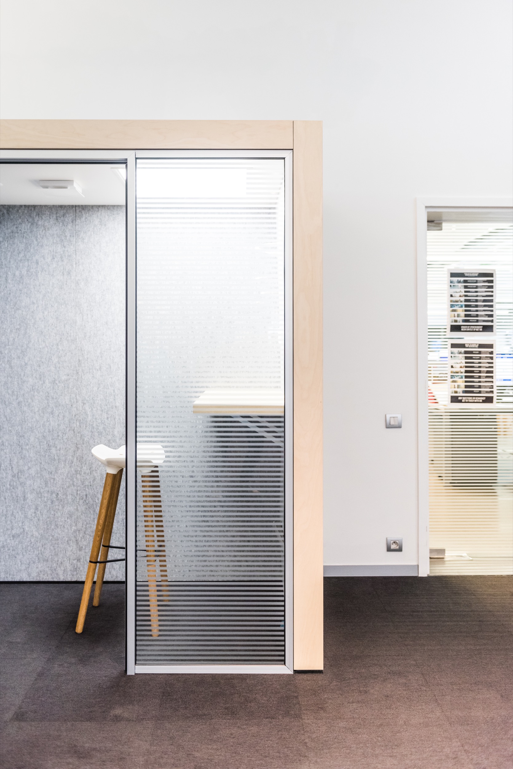 Gallery of Customized Privacy Pods in Renson Office - 10