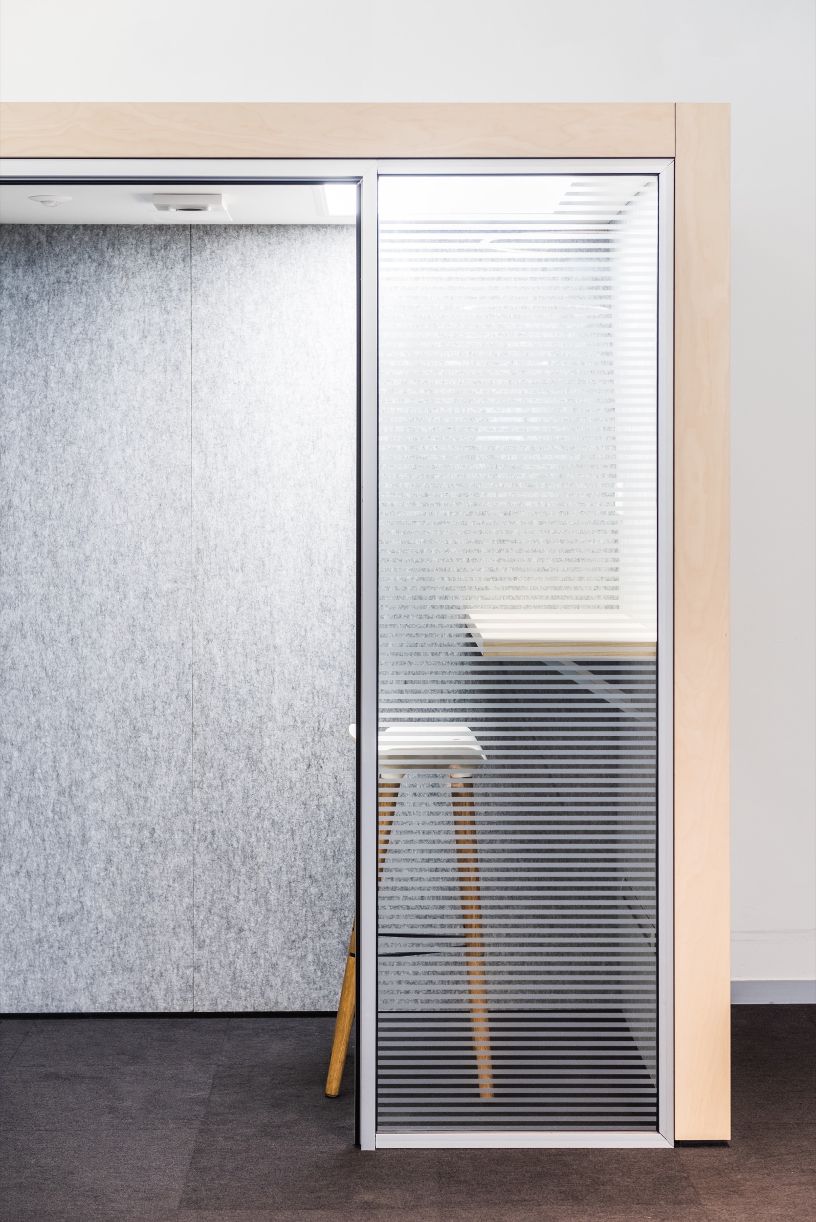 Gallery of Customized Privacy Pods in Renson Office - 5