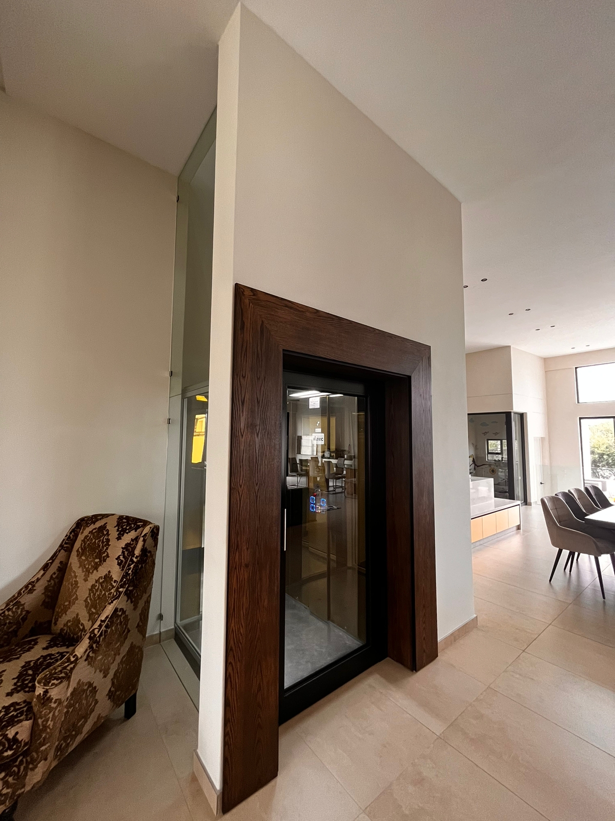 Gallery of Cabin Lift in a Private House - 5