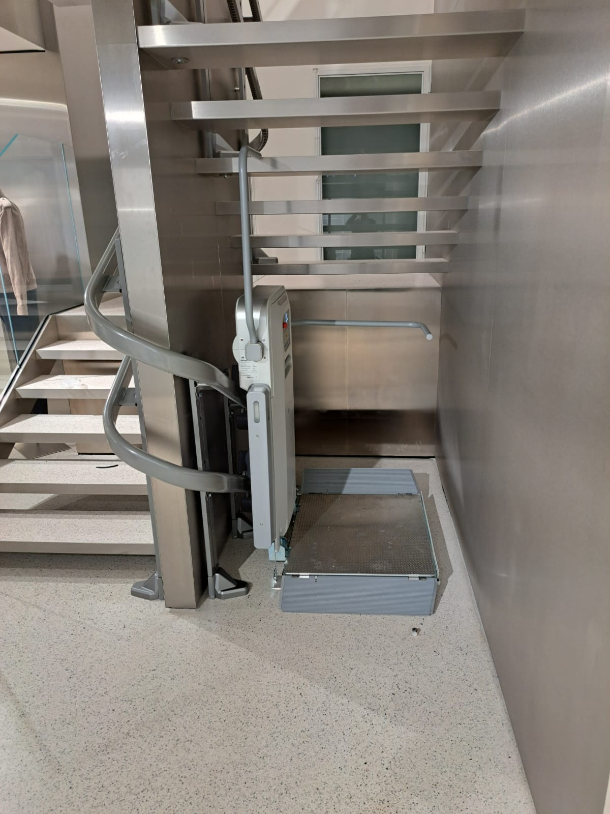 Gallery of Inclined Platform Stairlift - V6 and V6s - 15