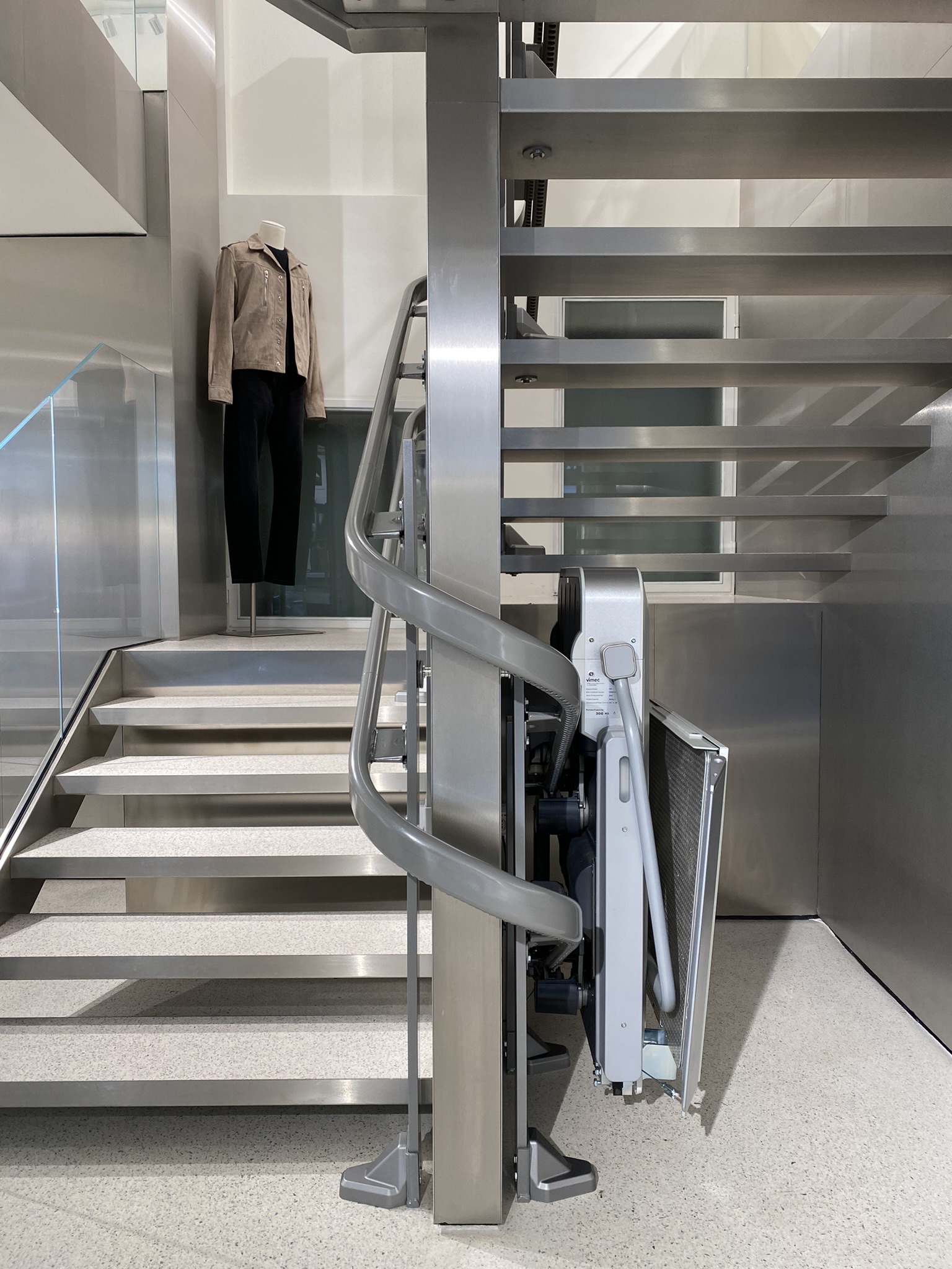 Gallery of Inclined Platform Stairlift - V6S - 4