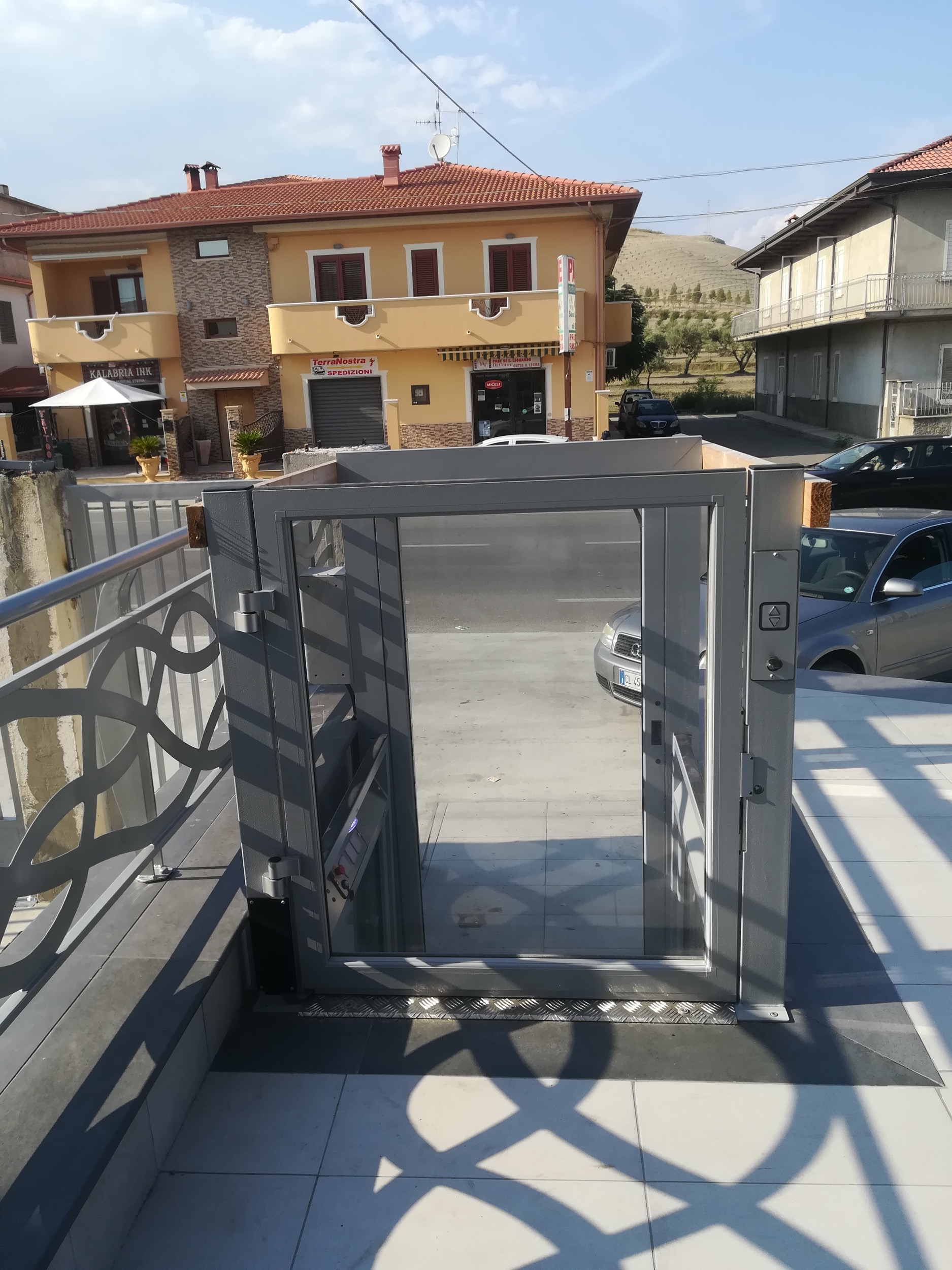 Gallery of Vertical Platform - Steppy Platform Lift - 6