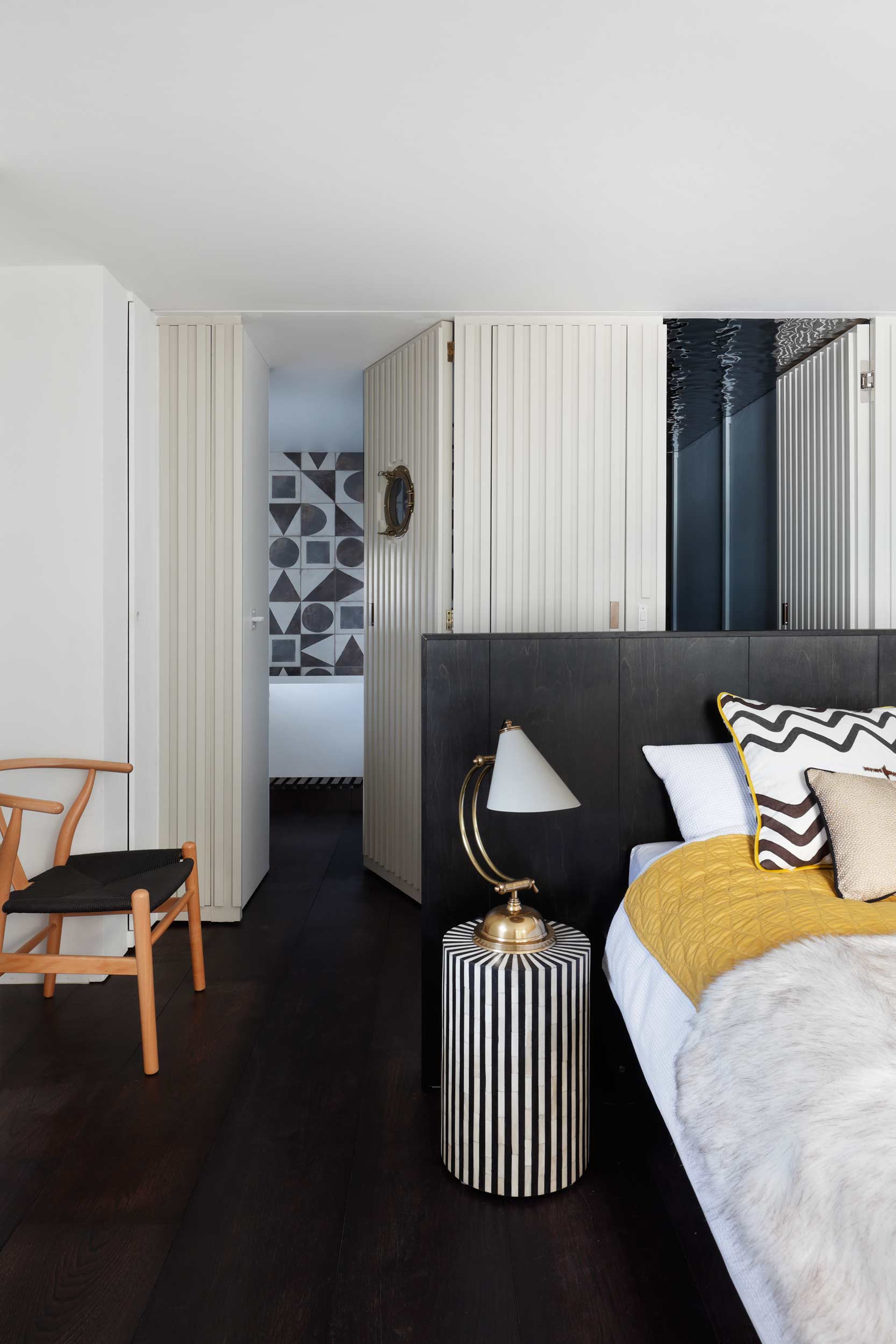 Gallery of Lift & Slide Frameless Windows in Floating Villa - 10