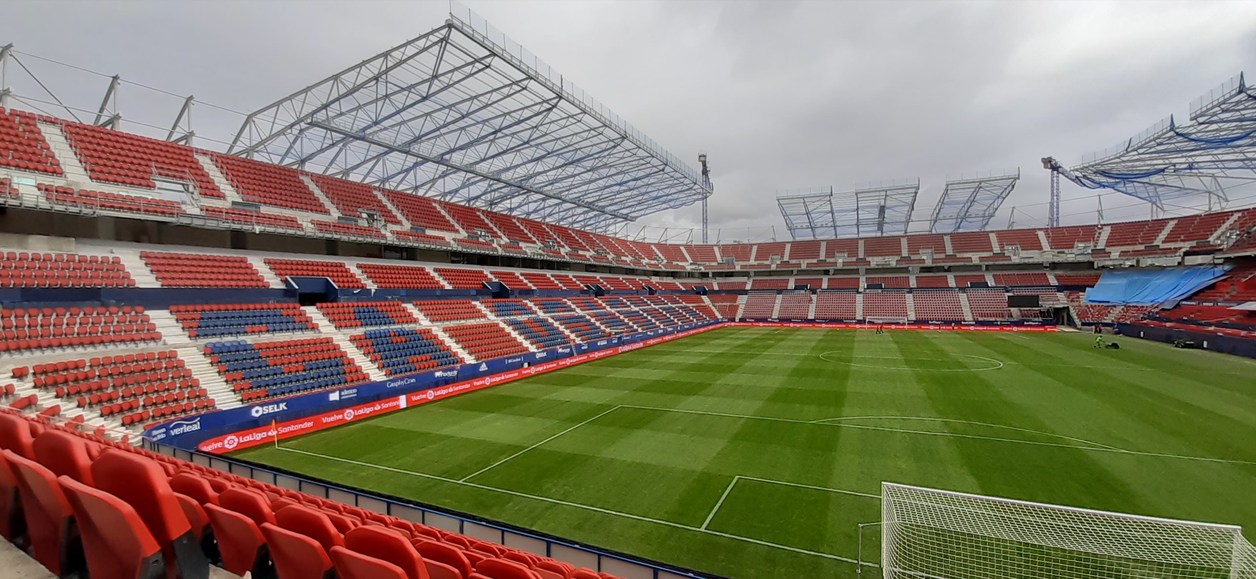 Gallery of Standing Stadium Seats in El Sadar Stadium - 6