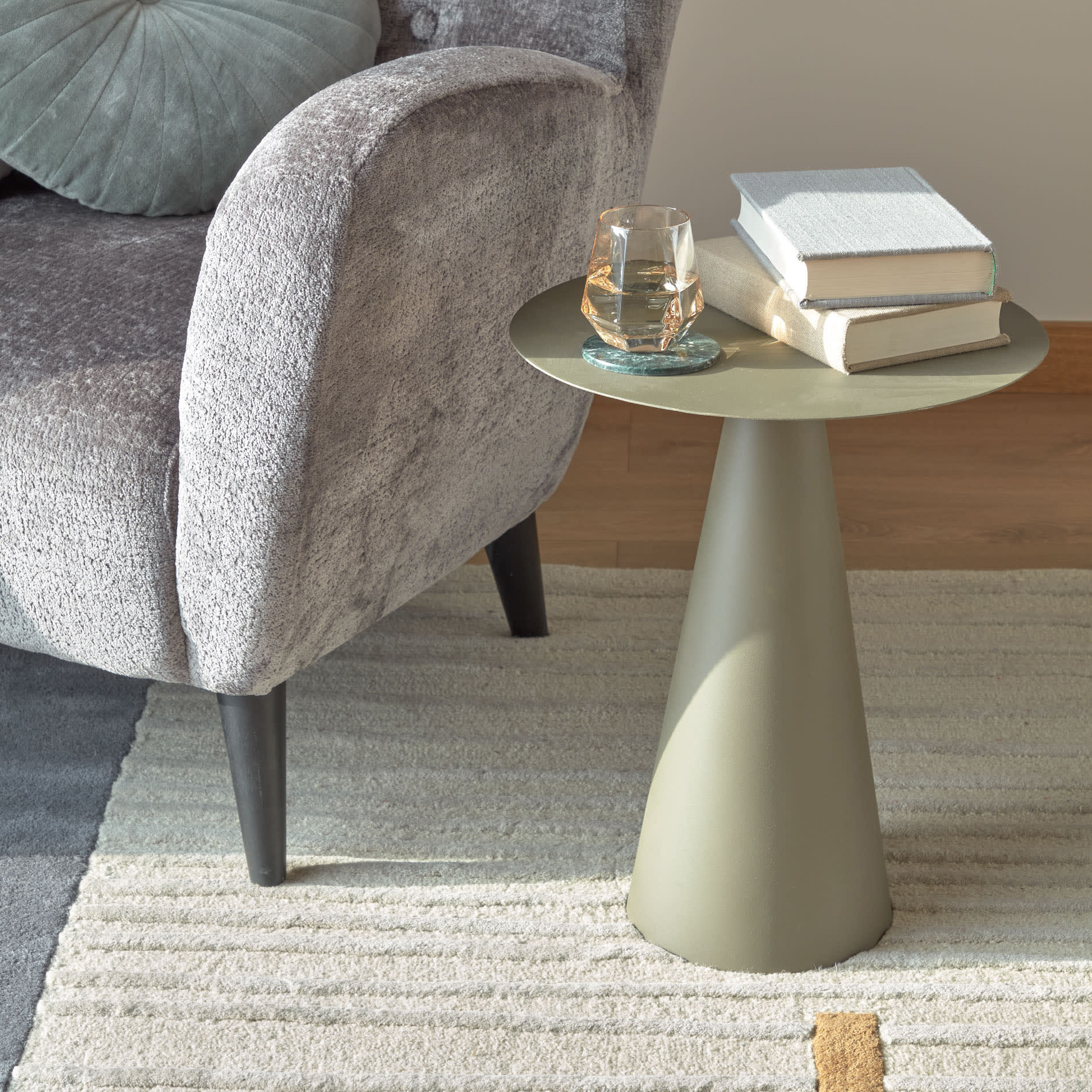 Gallery of Side Tables - 11