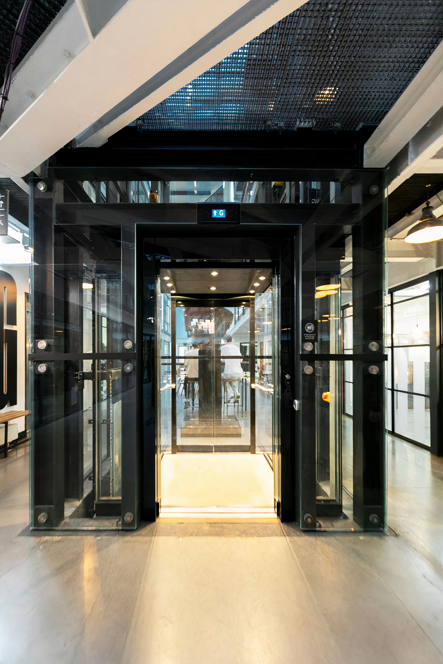 Gallery of Elevator at Great Western Studios in the United Kingdom - 4