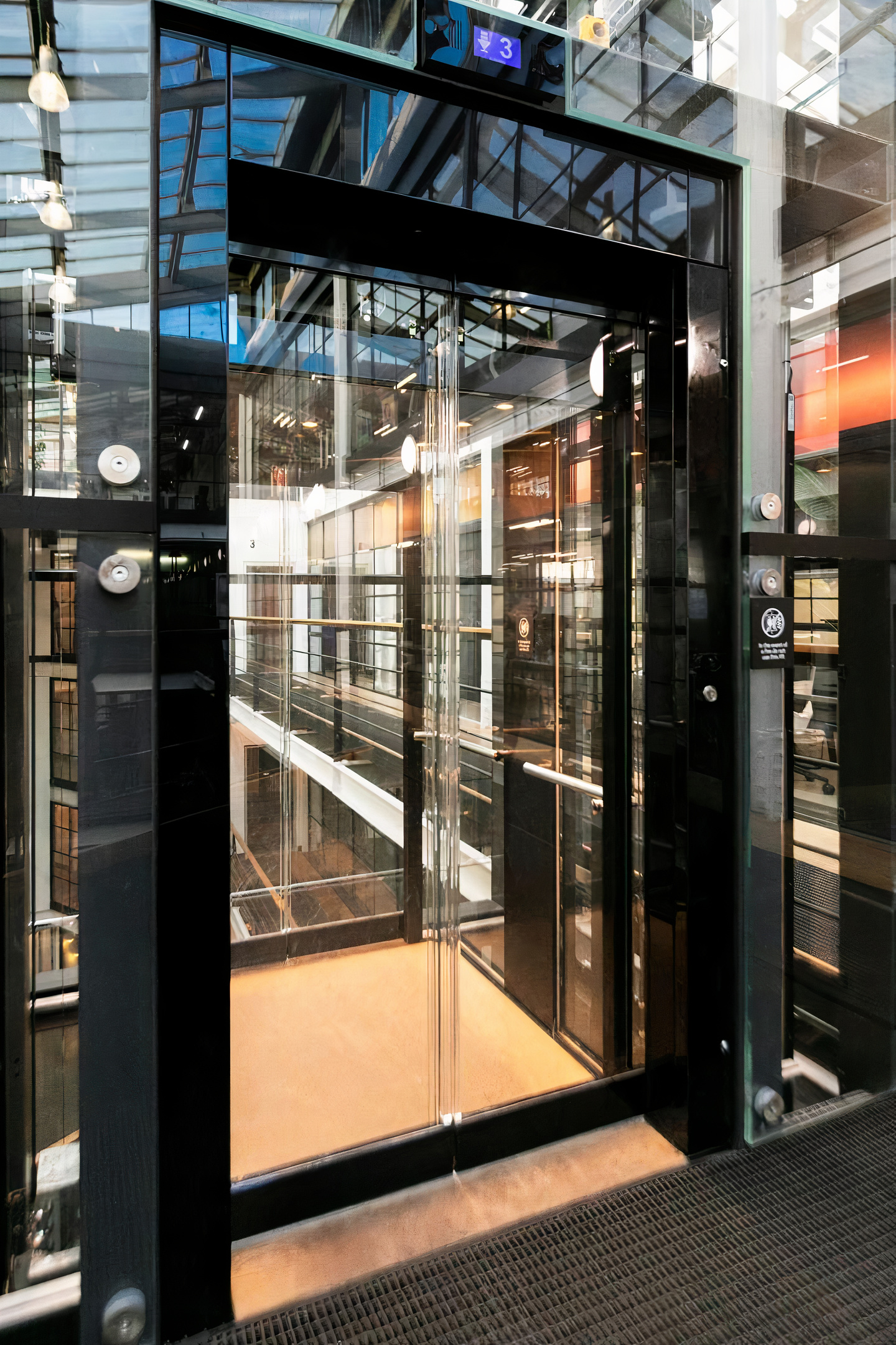 Gallery of Elevator at Great Western Studios in the United Kingdom - 5