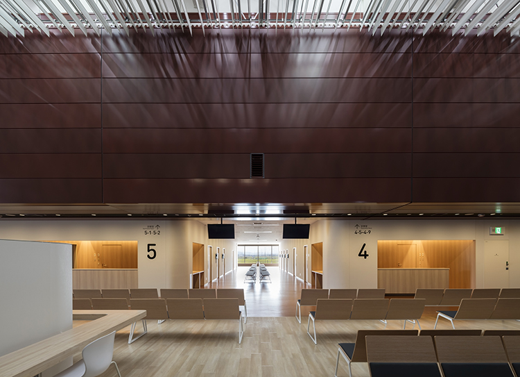 Gallery of Modular Benches at Tachikawa General Hospital - 1