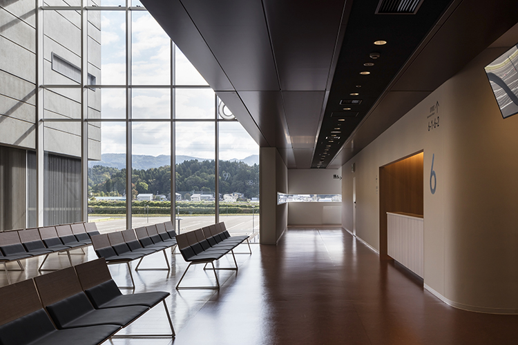 Gallery of Modular Benches at Tachikawa General Hospital - 4
