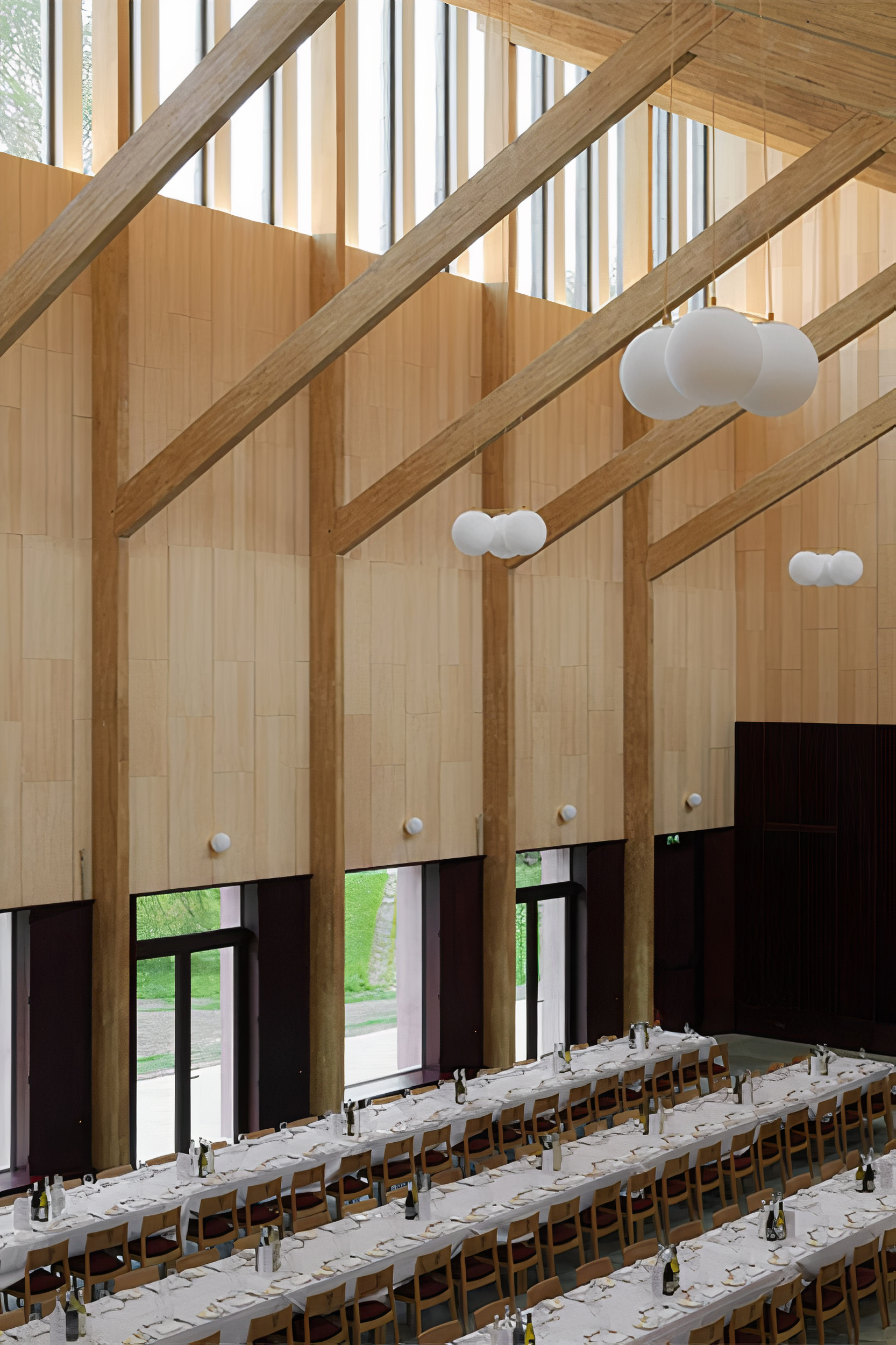 Gallery of Glulam Beams in Homerton College - 4
