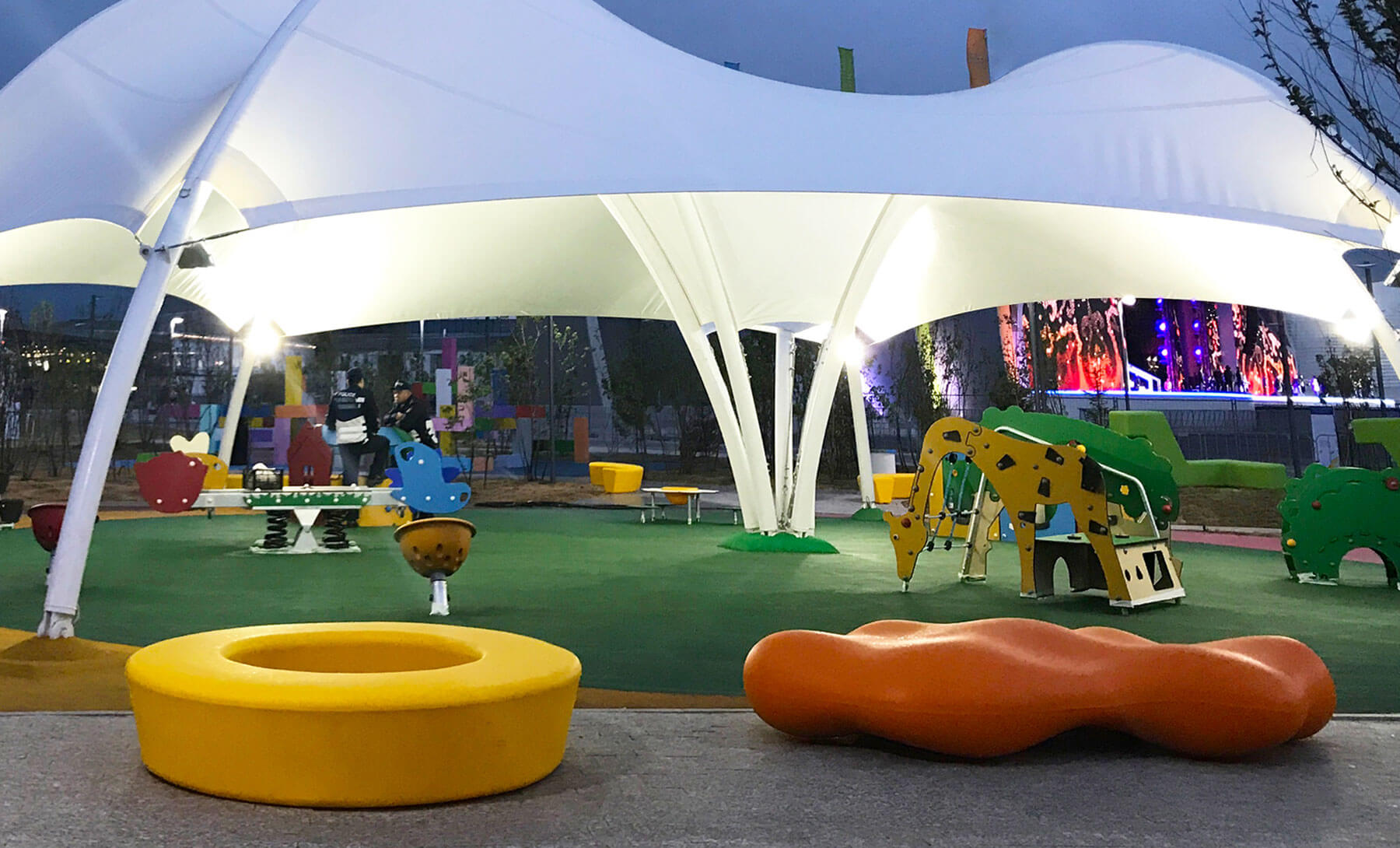 Galeria De Mobiliario Urbano Modular Loop 19