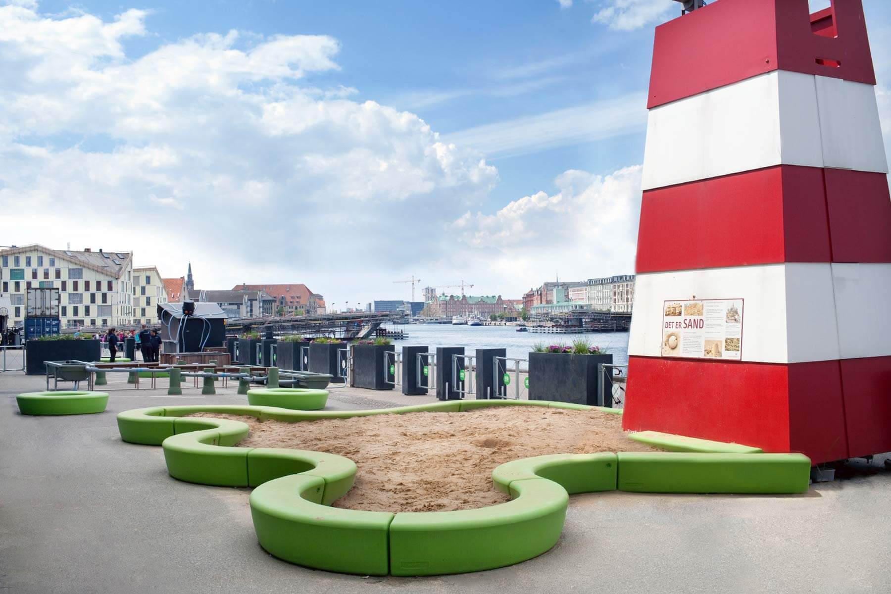 Galeria de Mobiliario urbano modular - LOOP - 16