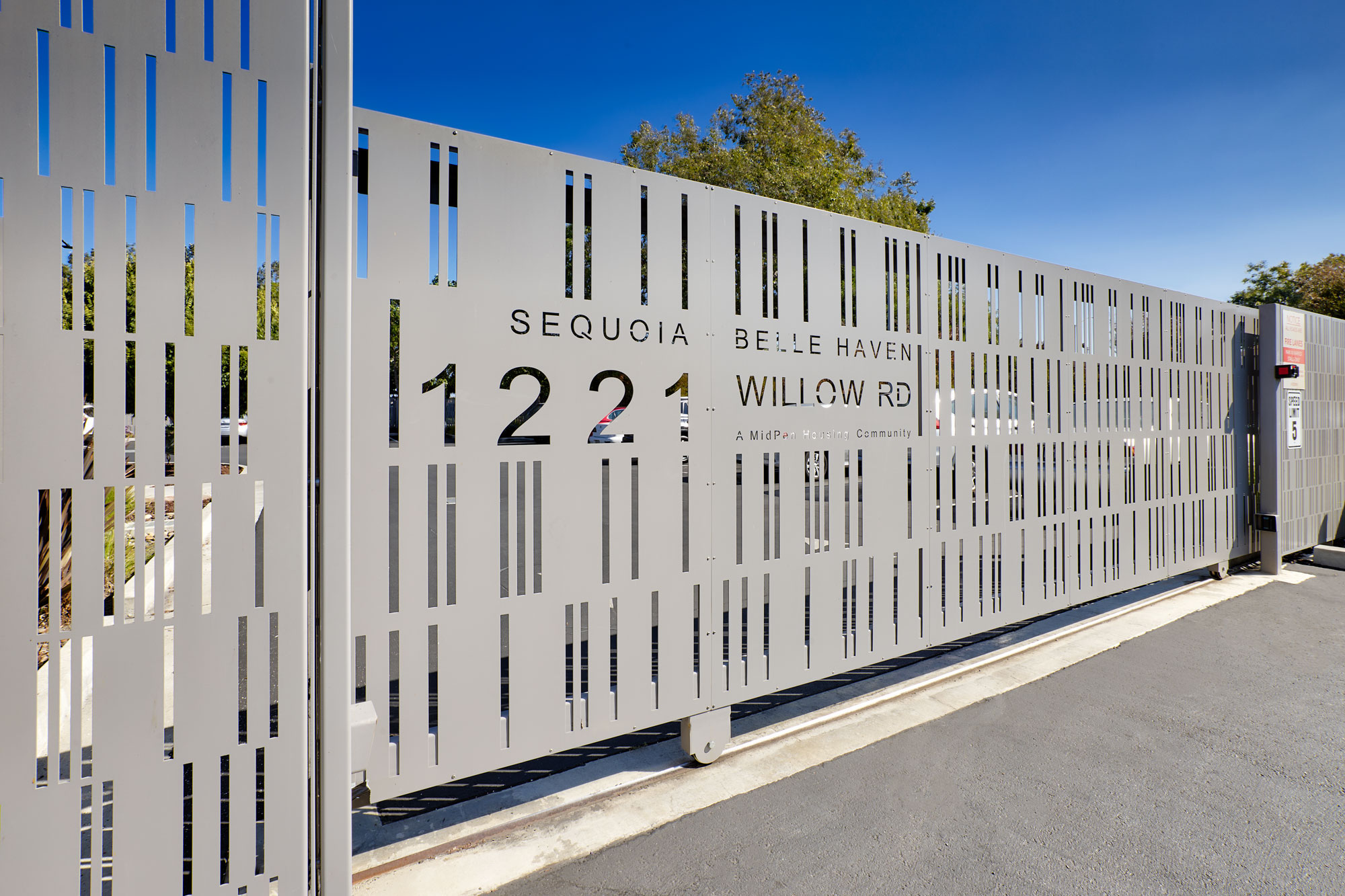 Gallery of Fence Systems at Sequoia Belle Haven - 3