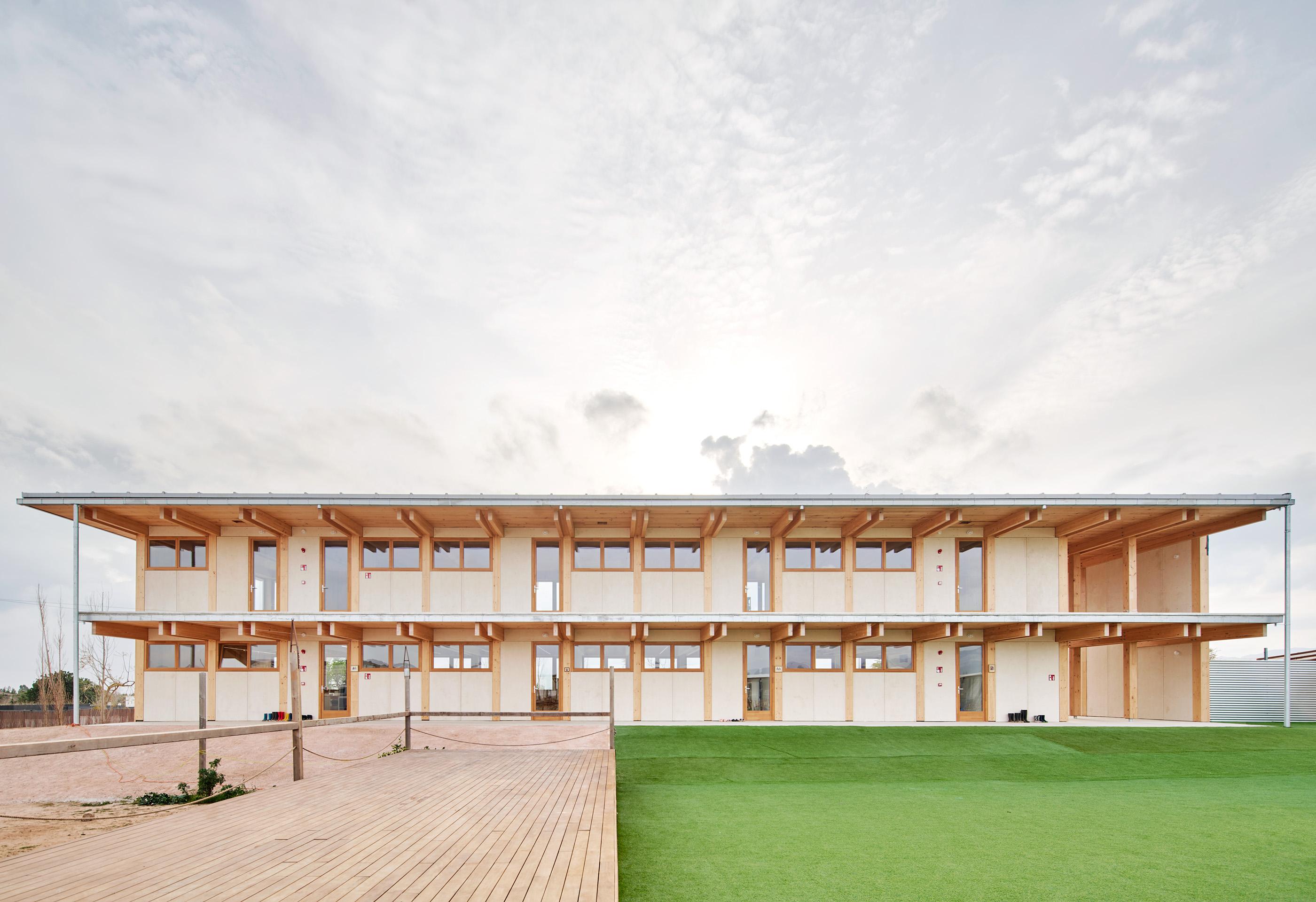 Gallery of Timber Structure at a School in Mallorca - 6