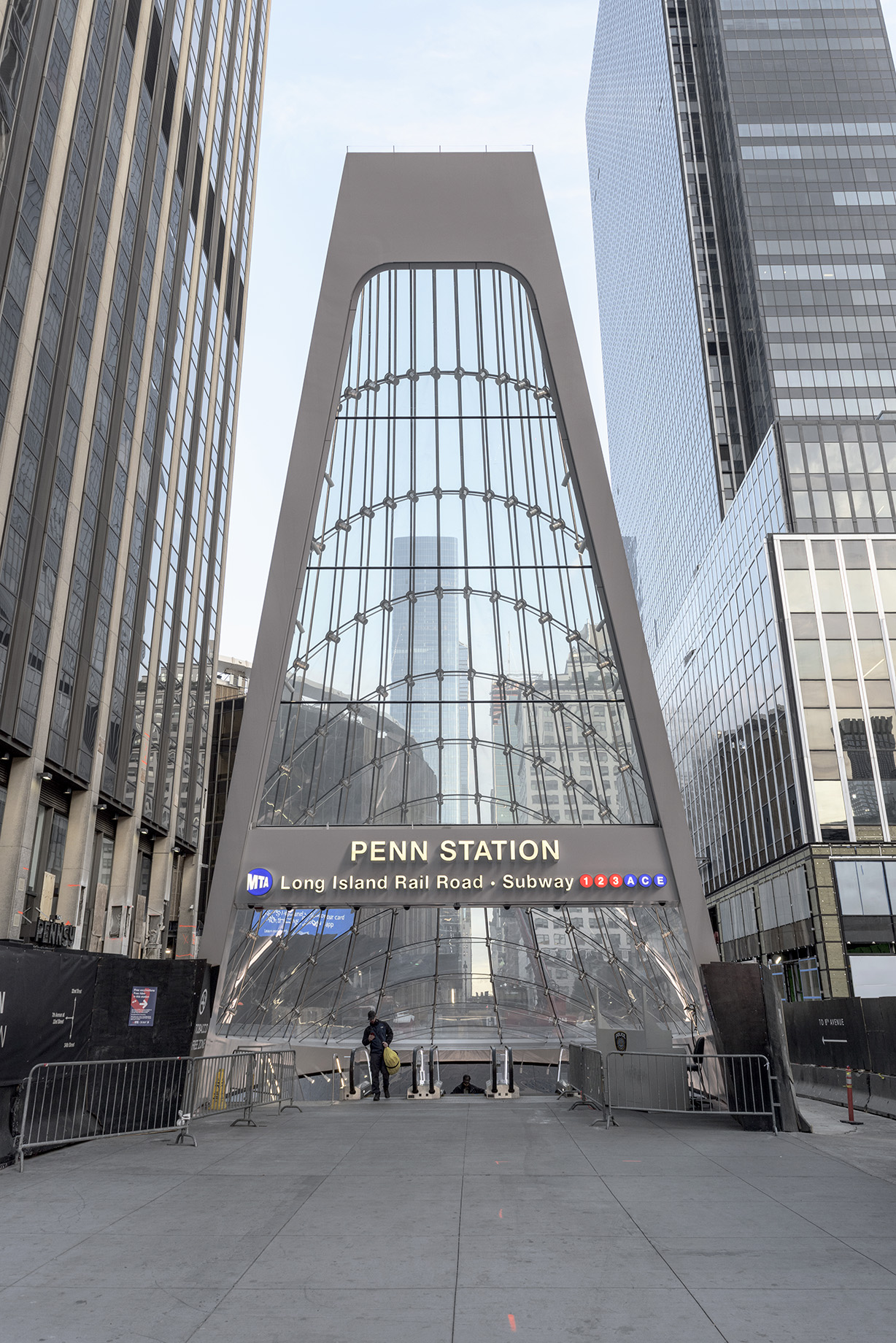 Gallery of Sintered Stone Finishes in New York Station - 10