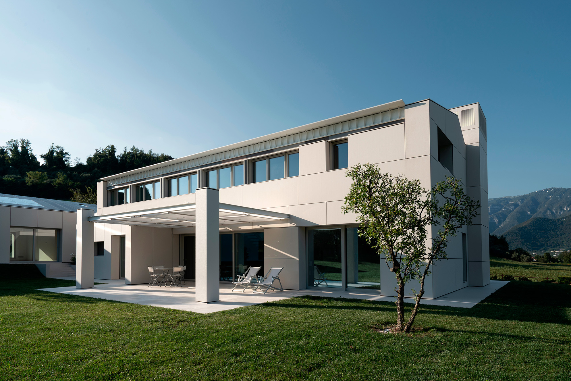Gallery of Sintered Stone Facades in Italian Villa - 10