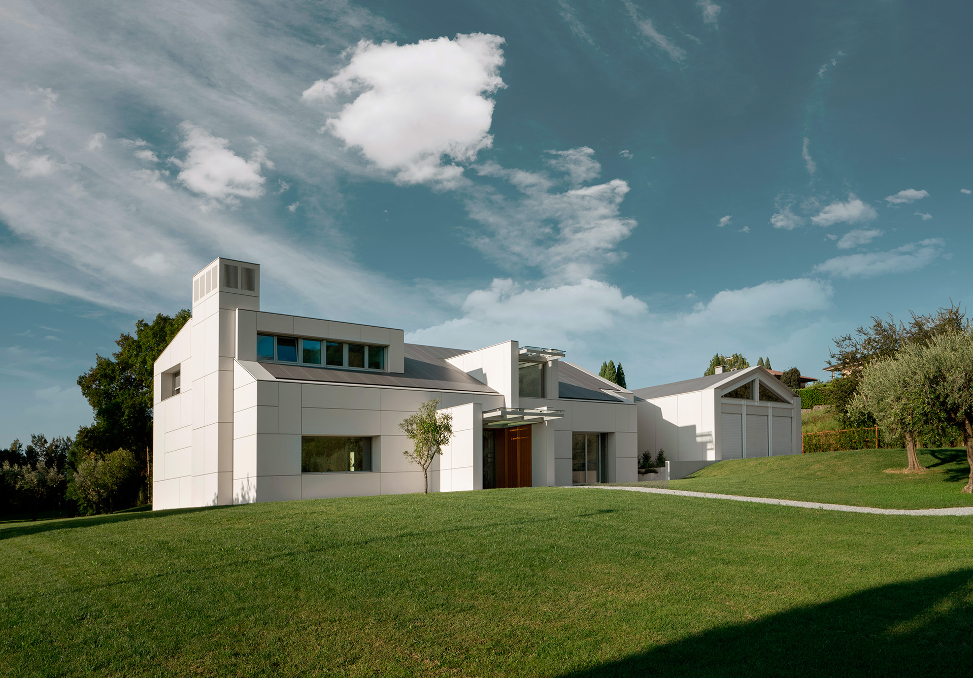 Gallery of Sintered Stone Facades in Italian Villa - 9