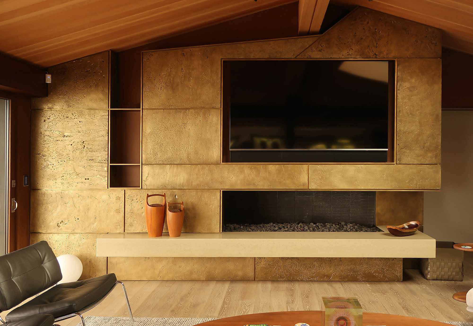 Gallery of House in Bronze and Leather Cladding - 5