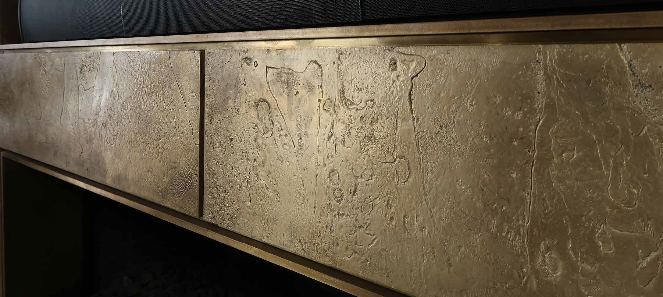 Gallery of House in Bronze and Leather Cladding - 6