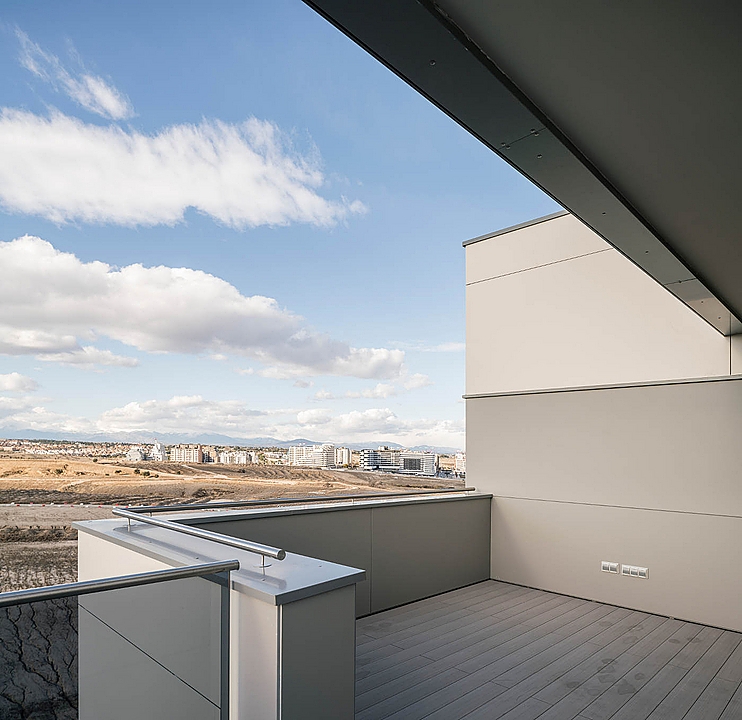 Gallery of Façade Cladding in Residential Projects - 6