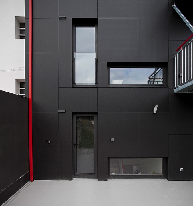 Gallery of Façade Cladding in Residential Projects - 4