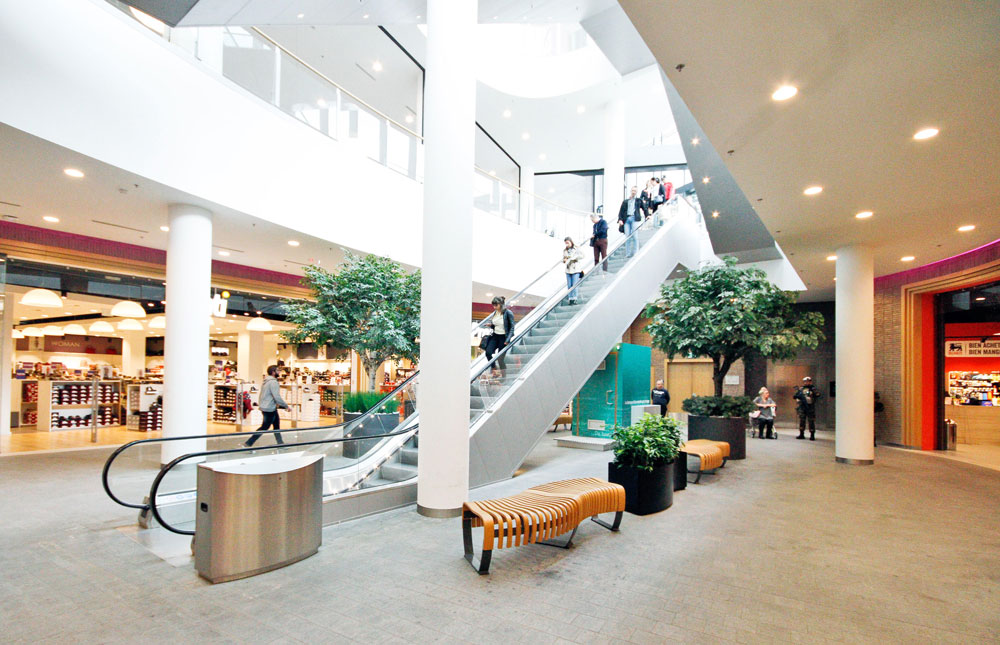 Gallery of Modular Seating in Belgian Shopping Center - 6