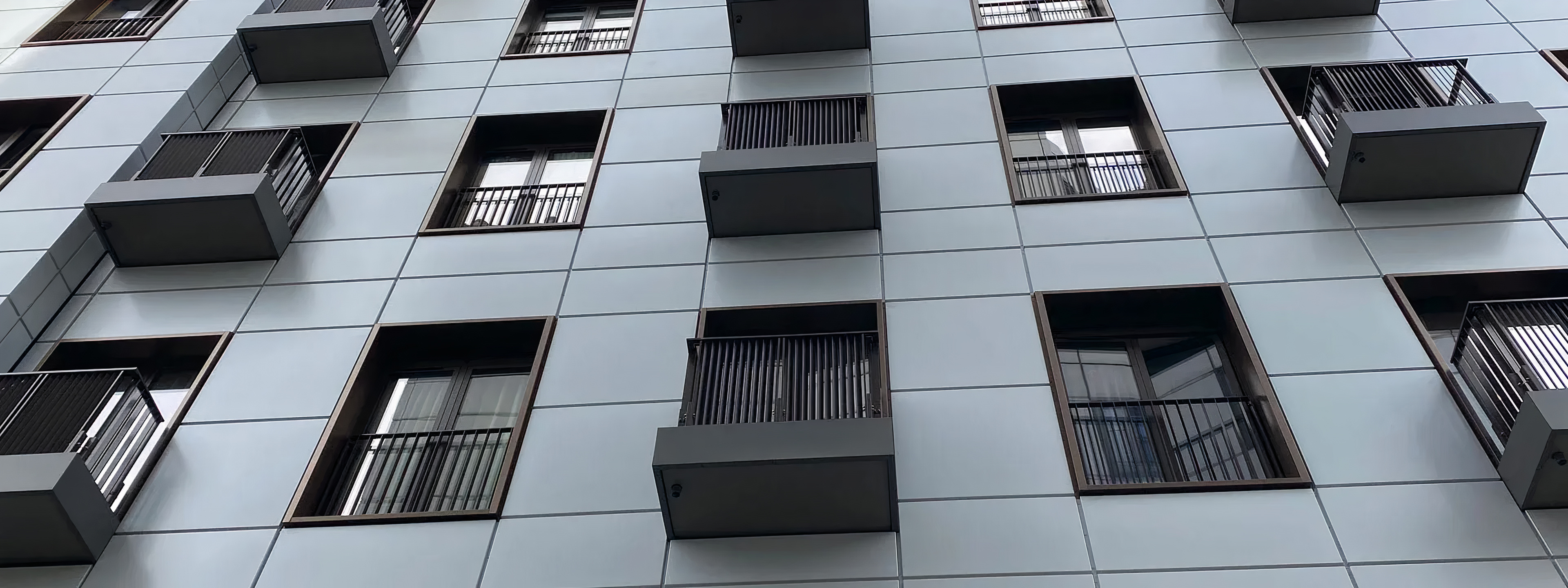 Easy Alu Post & Glass Rail from Q-railing