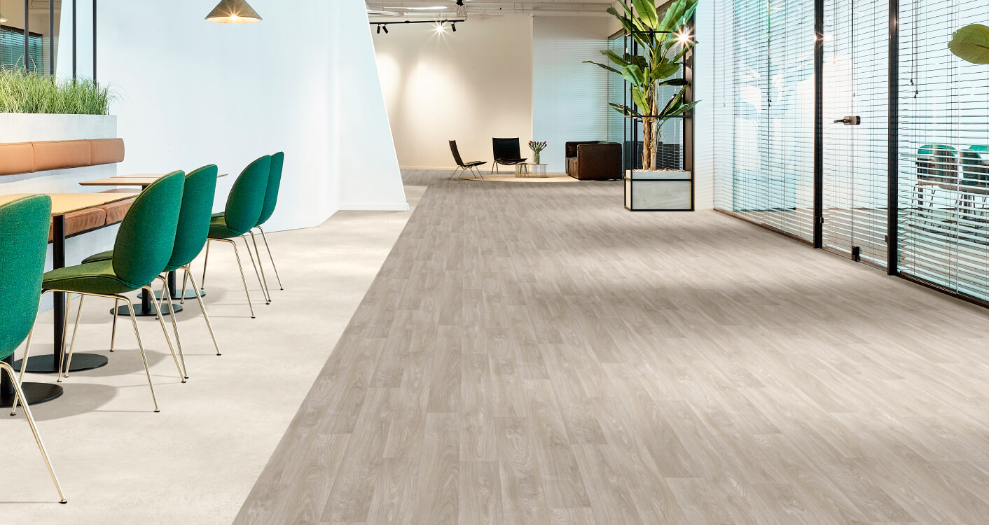 Galeria de Piso Vinílico Iperform 70 - IVC Commercial - 2