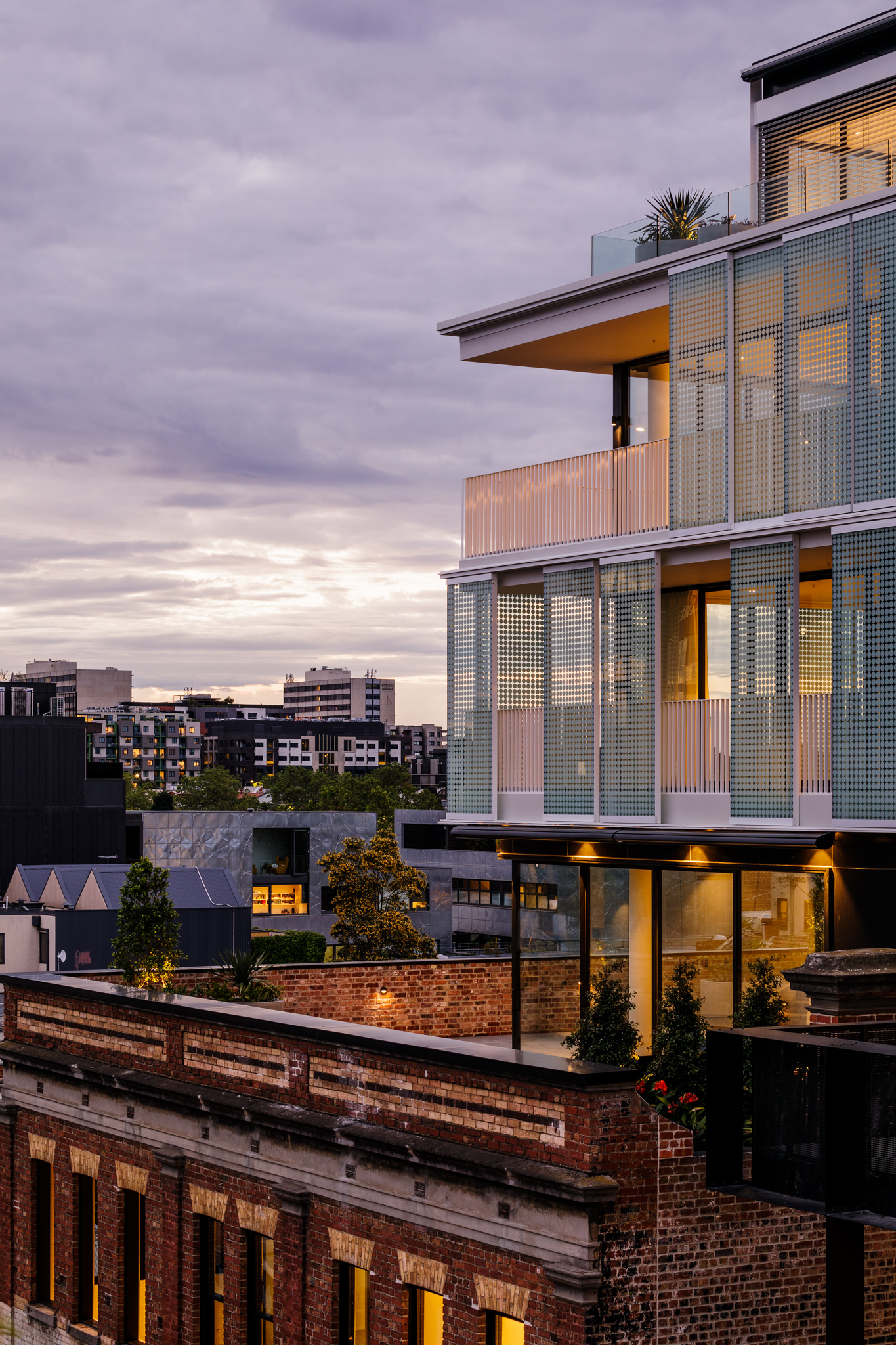 Gallery of External Blinds in Fitzroy House Apartments - 1