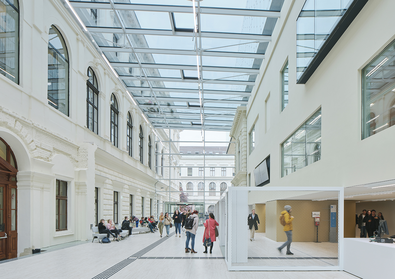 Gallery of Facade Systems in Karl-Franzens University - 5