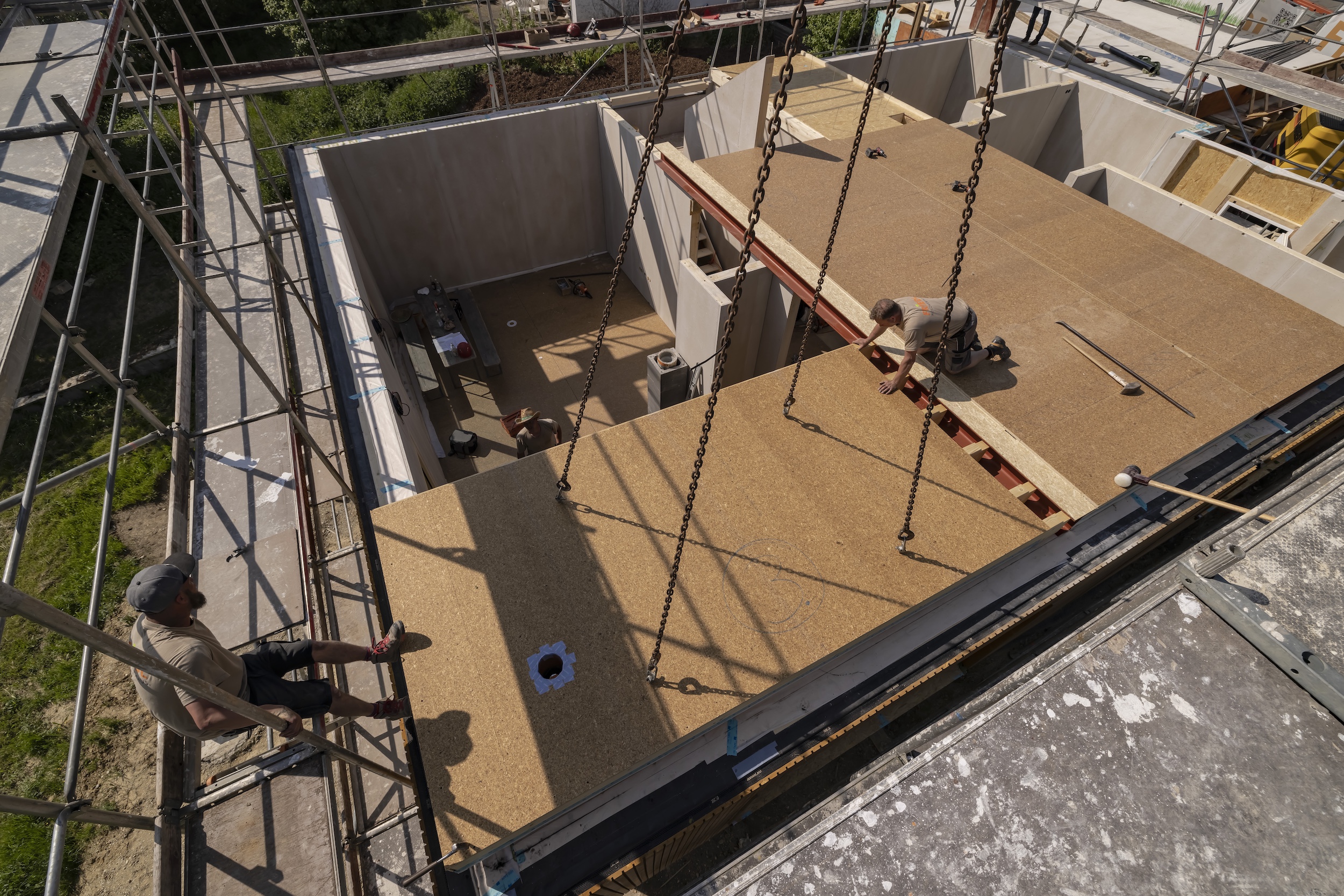 Gallery of Construction Boards at a Timber-Fram Model House - 2