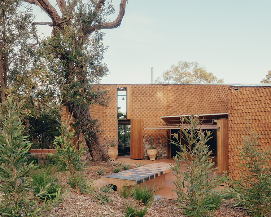 Gallery of External Blinds in Burnt Earth Beach House - 9