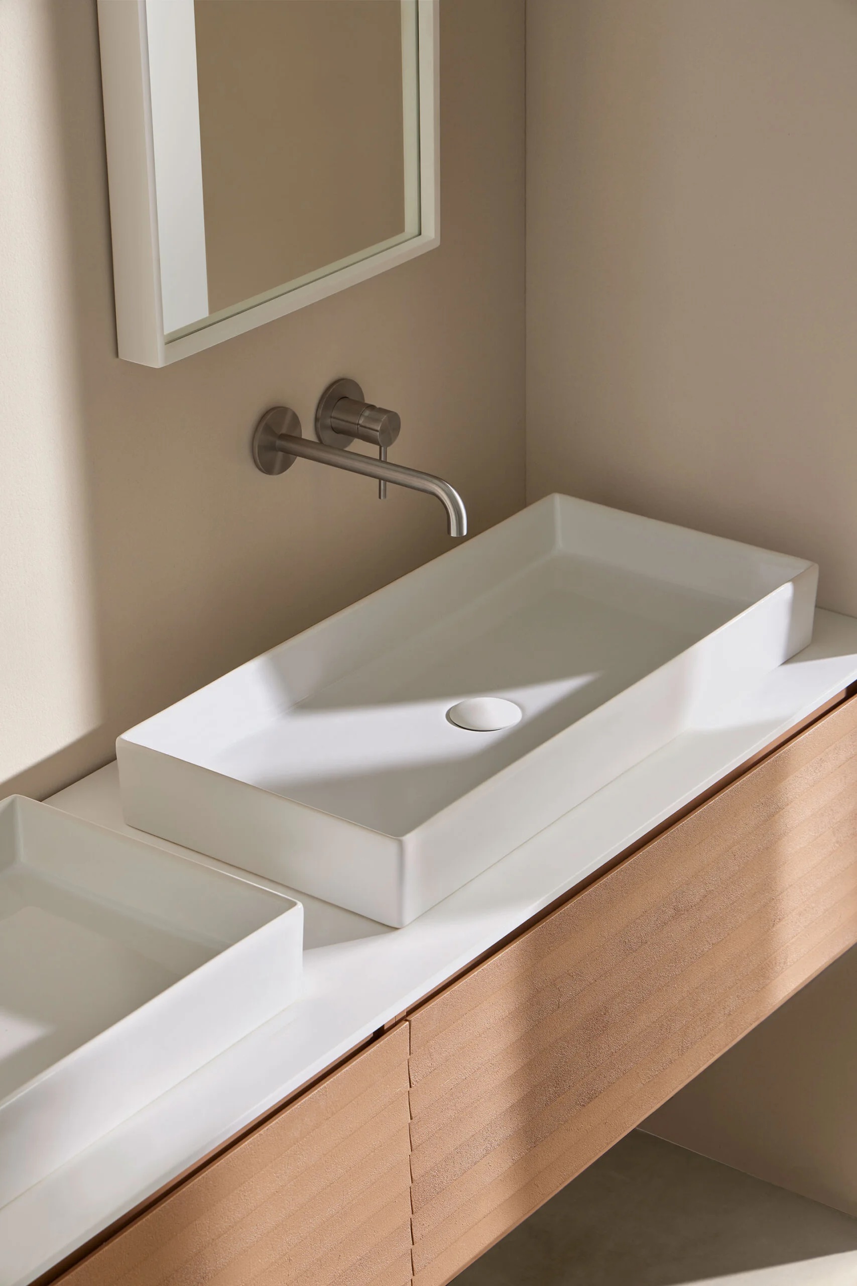 Gallery of Counter-Mounted Basins - 4