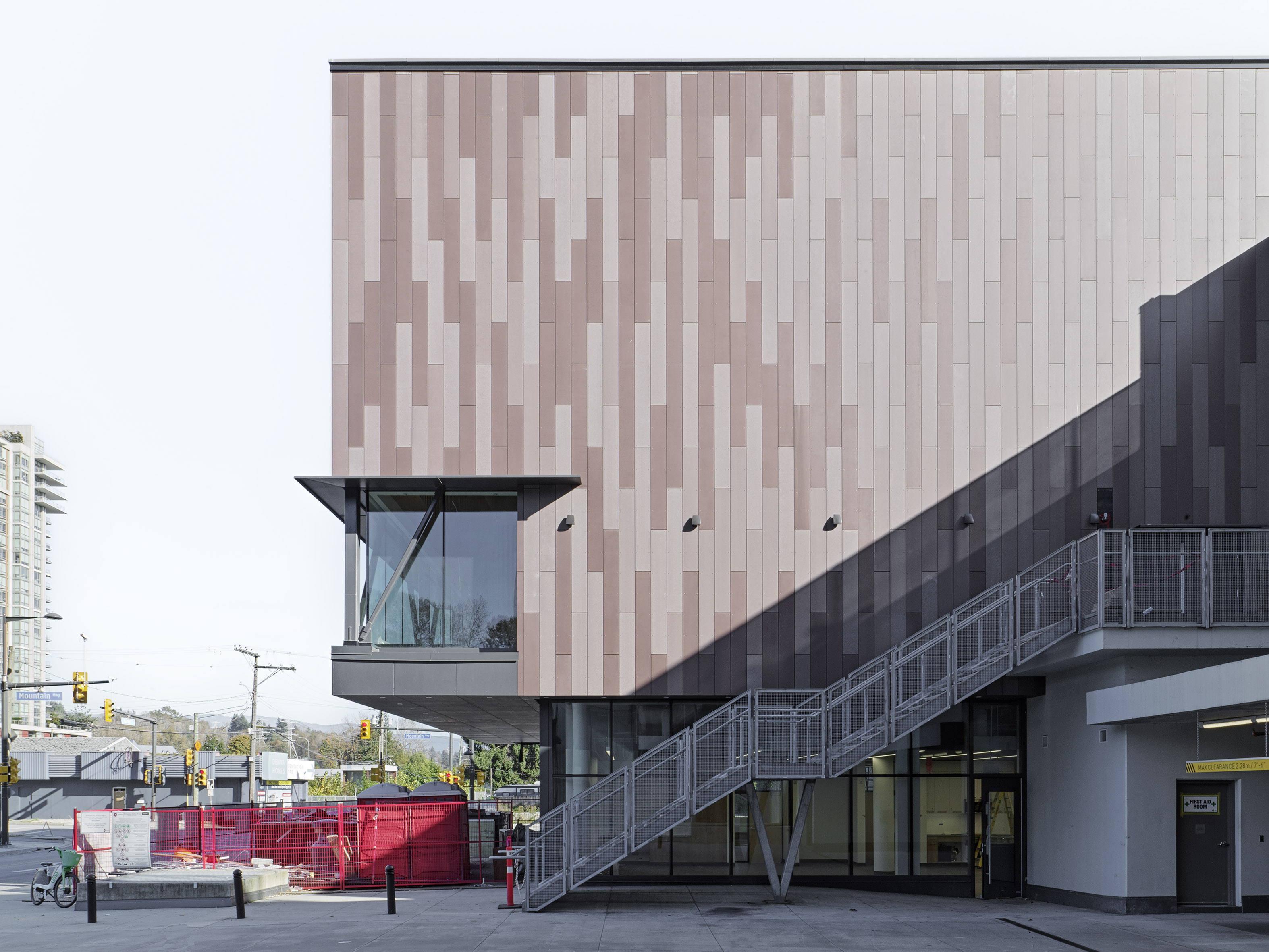 Gallery of Concrete Facade - öko skin - 4