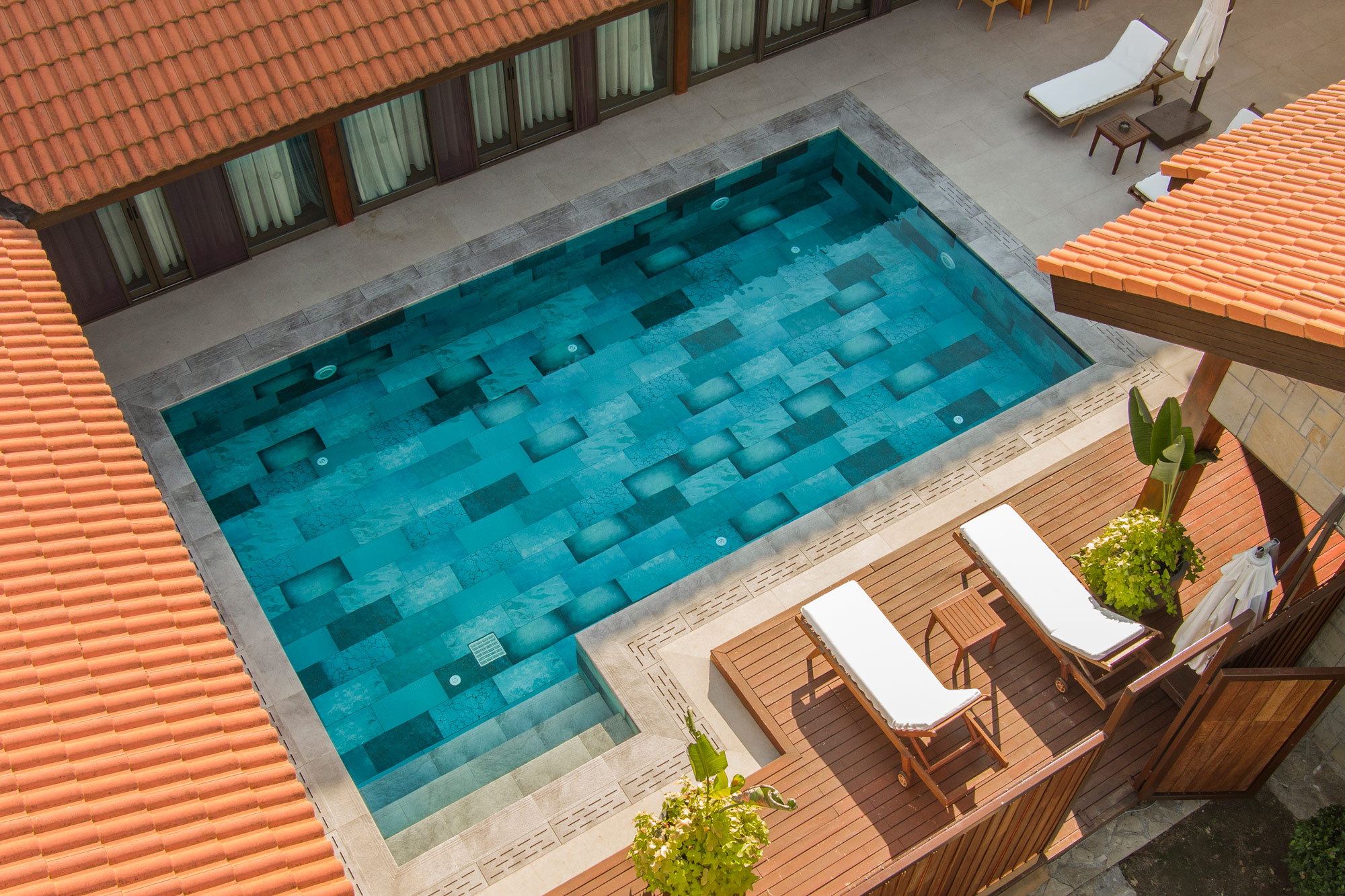 Swimming Pool Monoblock Gratings from SERAPOOL